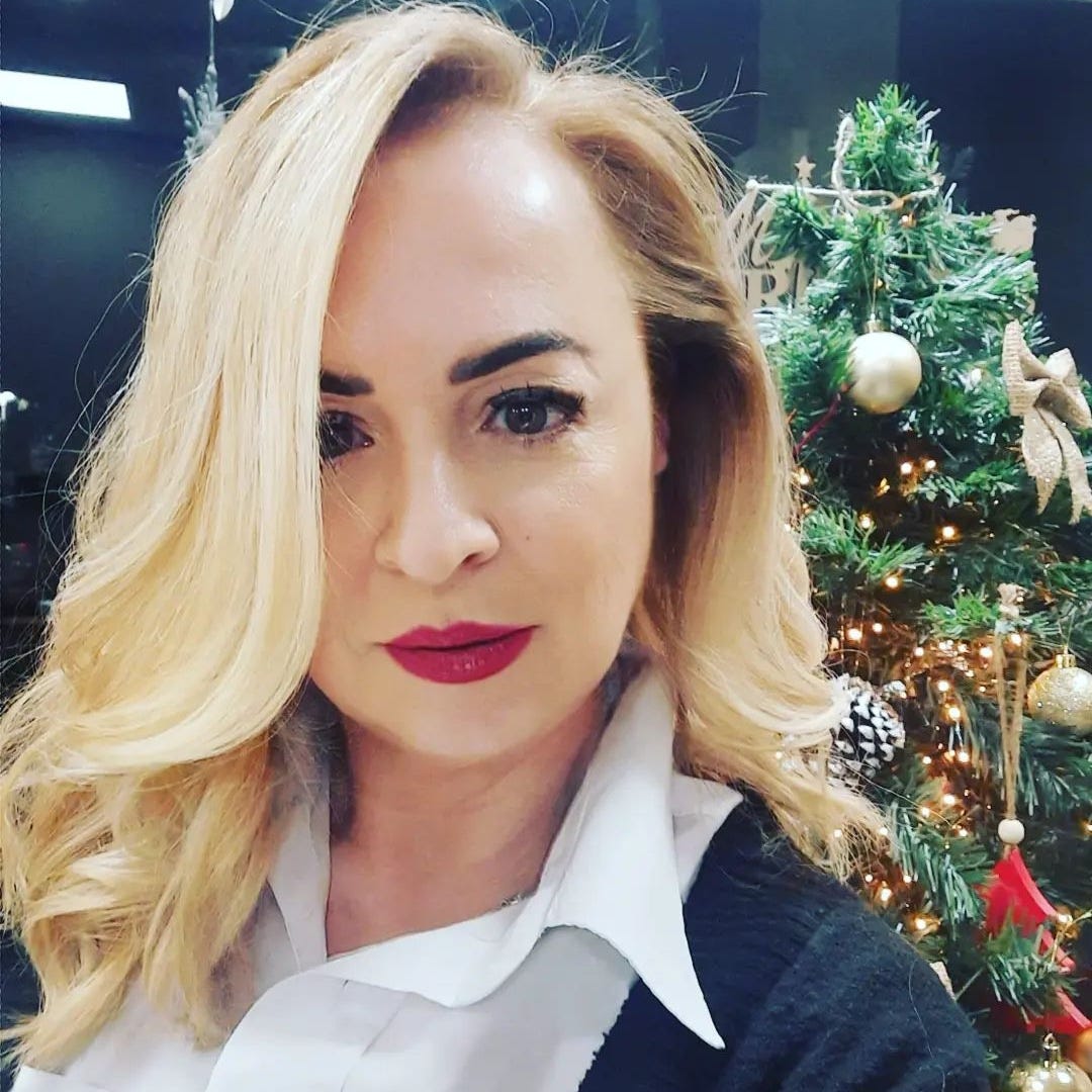 Petra Contreras – Medium