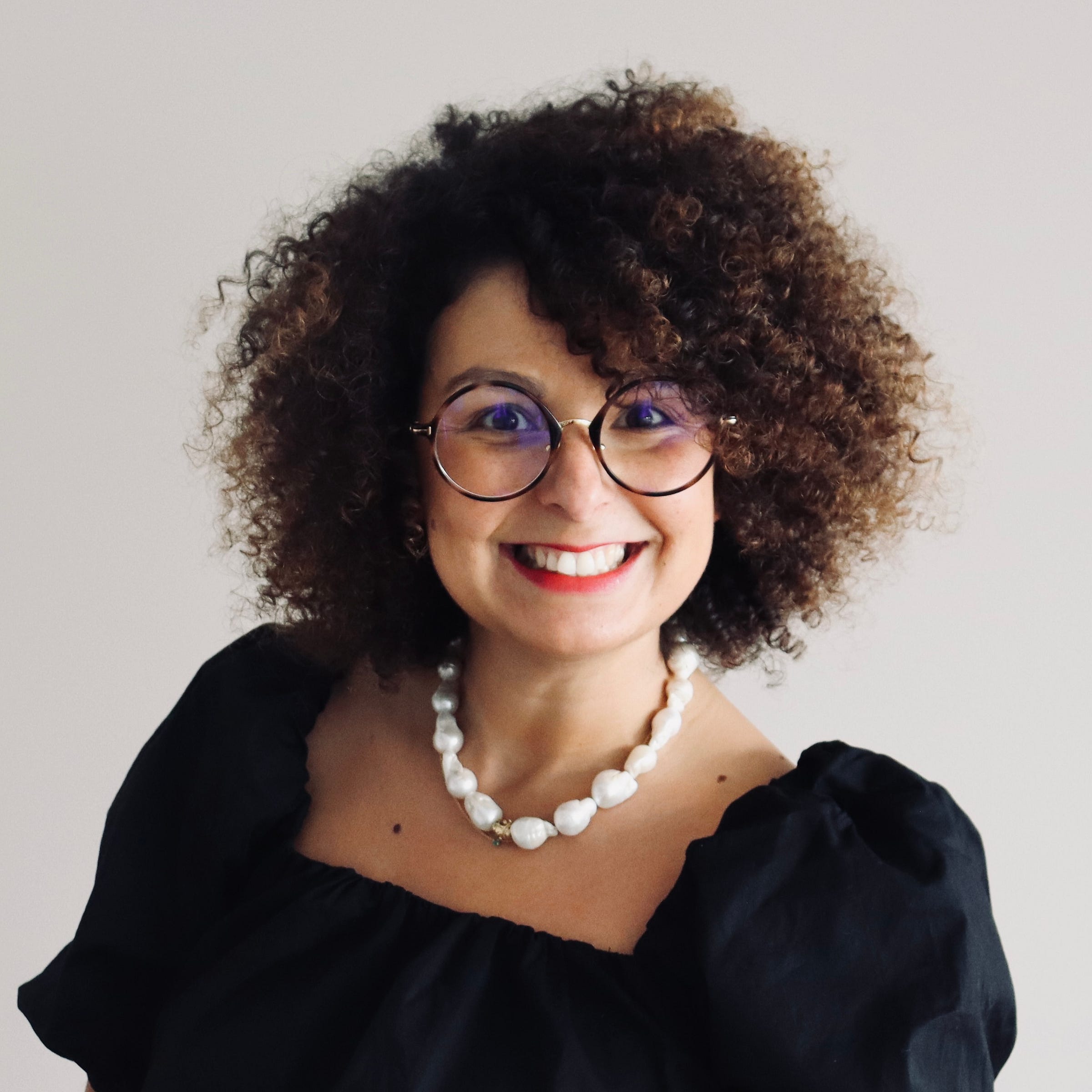 Sónia Gomes – Medium