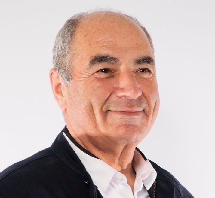 Daniel Priano – Medium