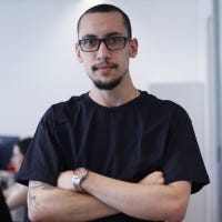 Yuri de Oliveira – Medium