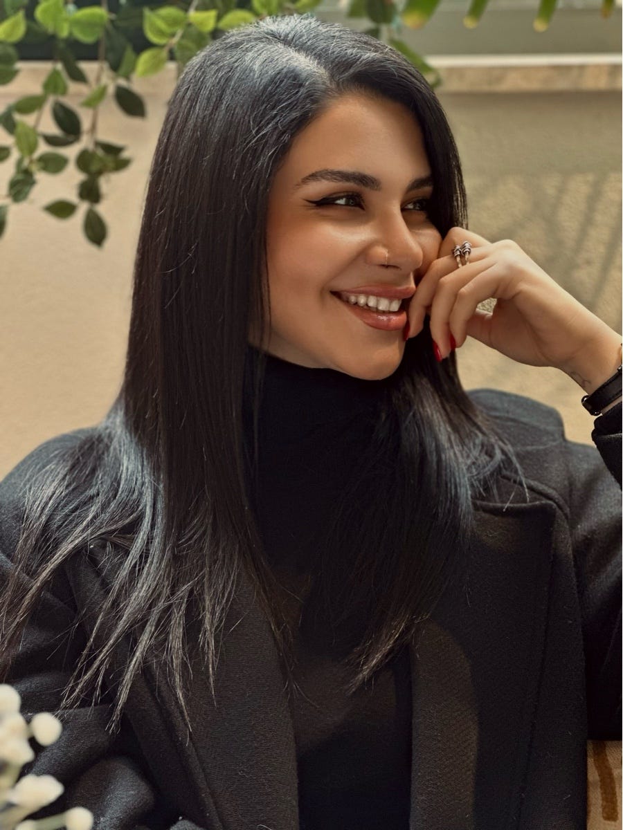 Golsa gholampour – Medium