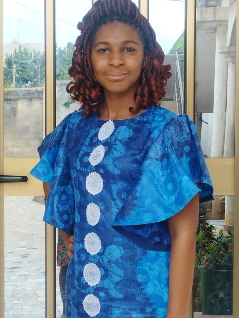Lois Houssou – Medium