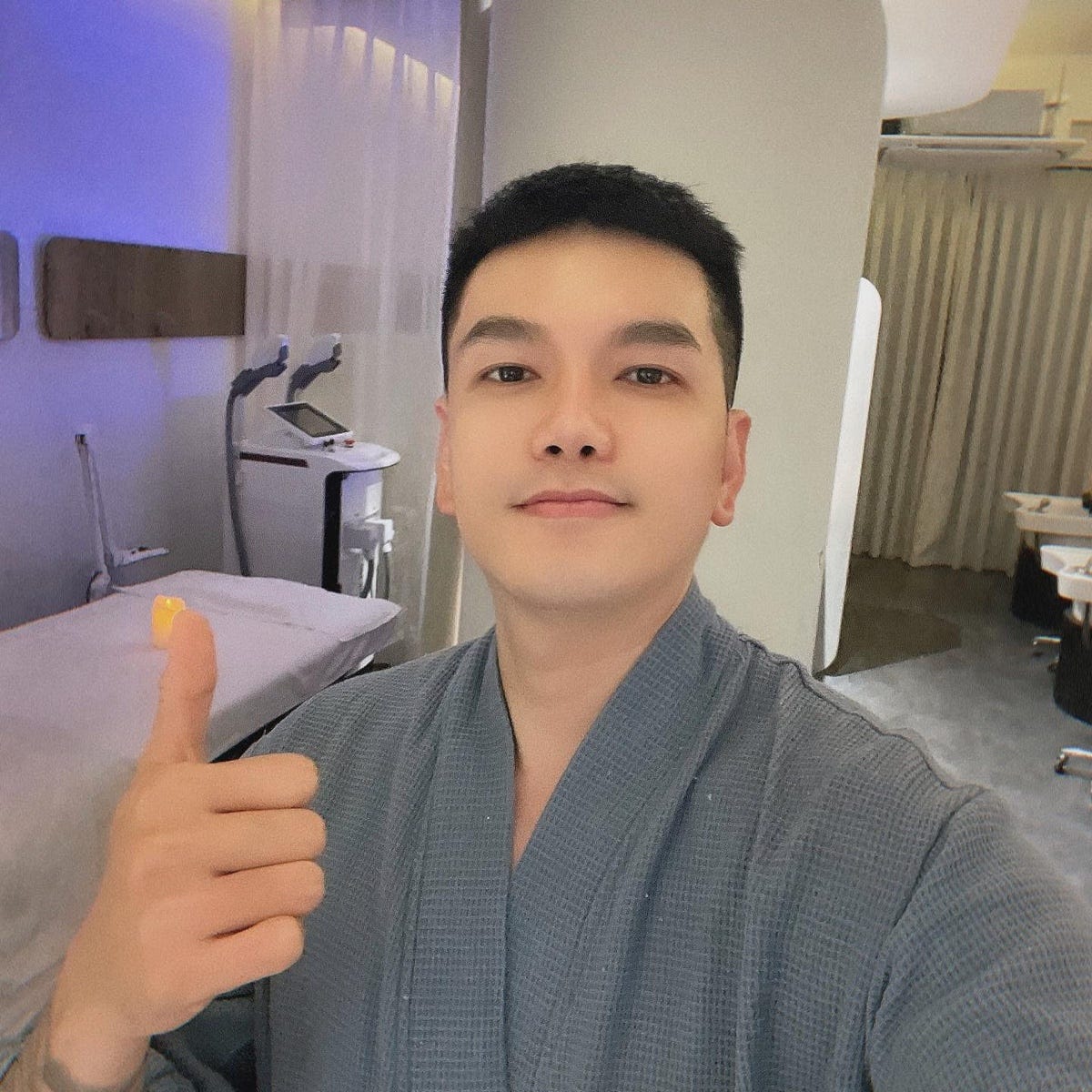 About – Dr Larry yong – Medium