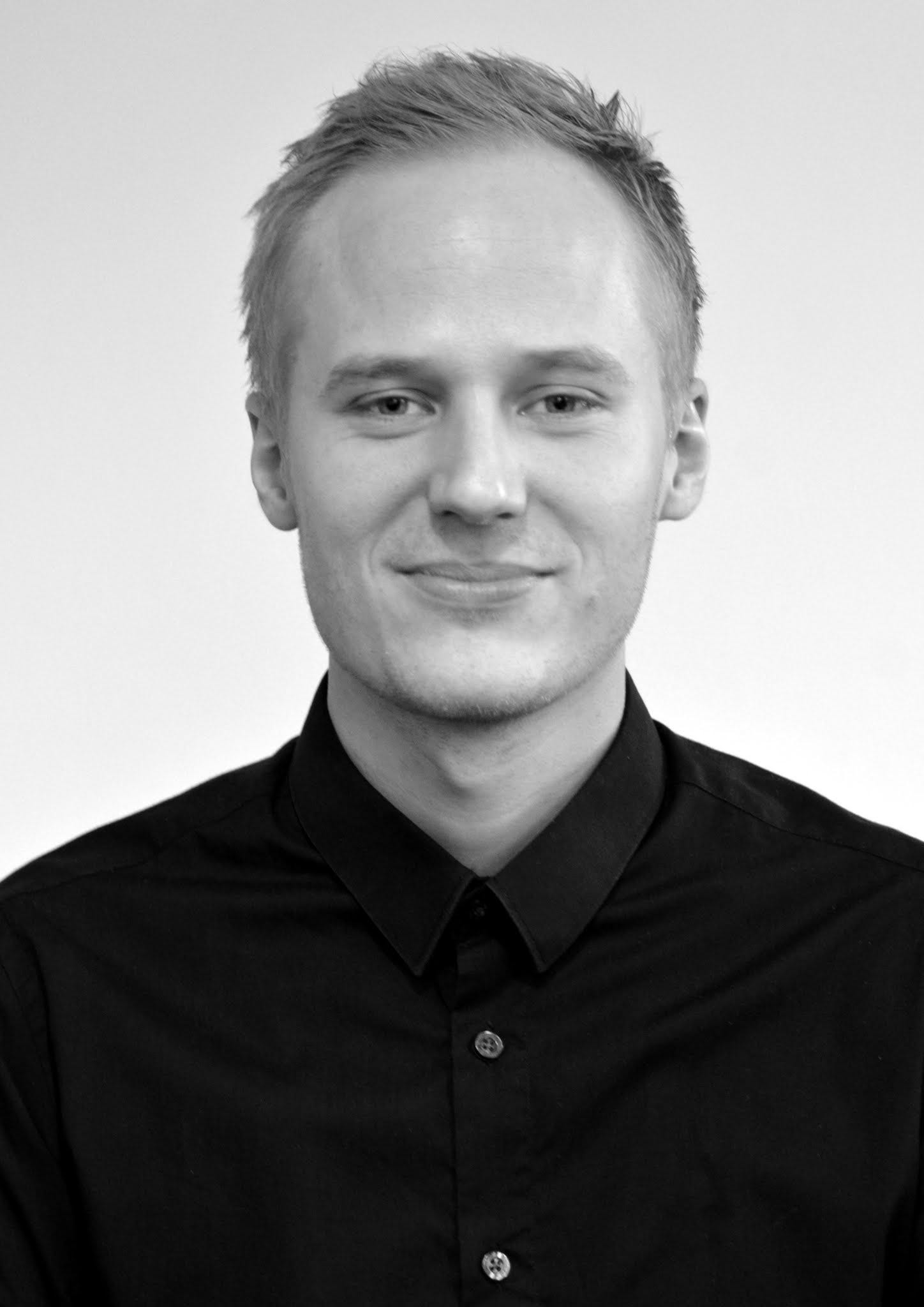 Simon Lindberg Andreassen – Medium