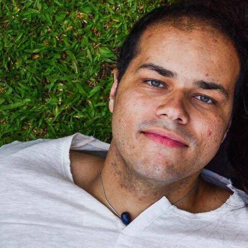 Arthur Dias – Medium