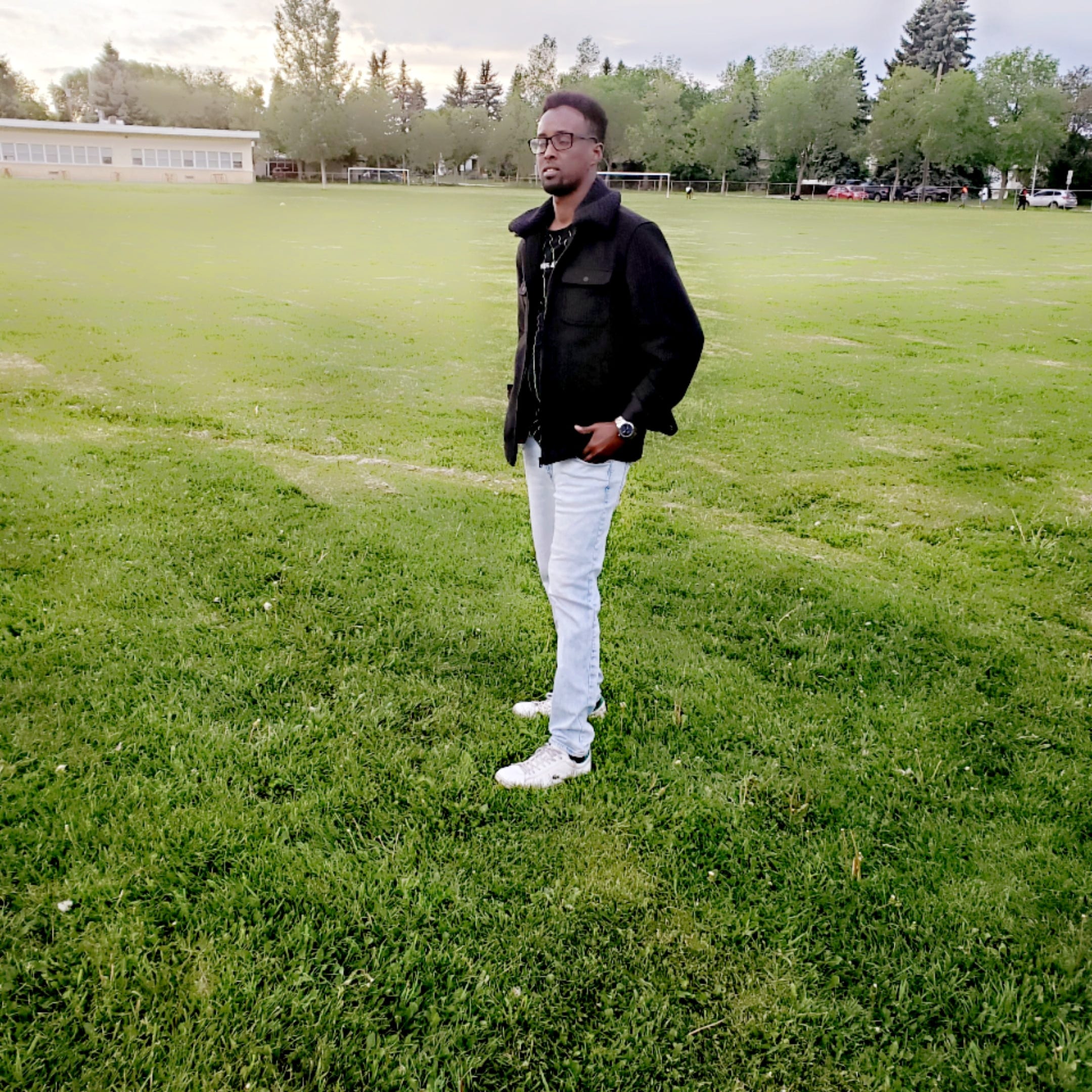 Aden Omar – Medium