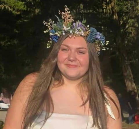 Hayleigh Mock – Medium
