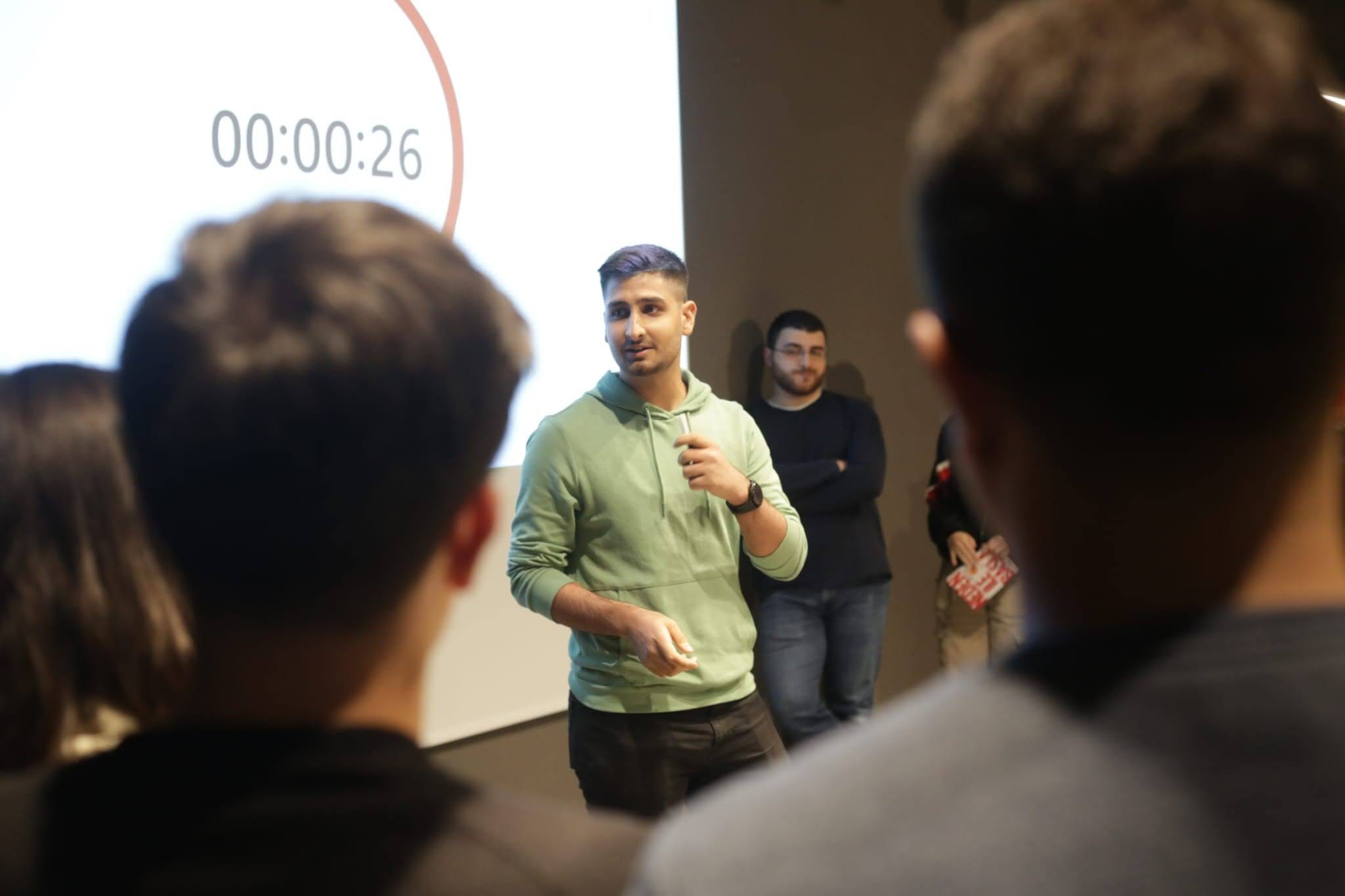 Murat Karakurt – Medium