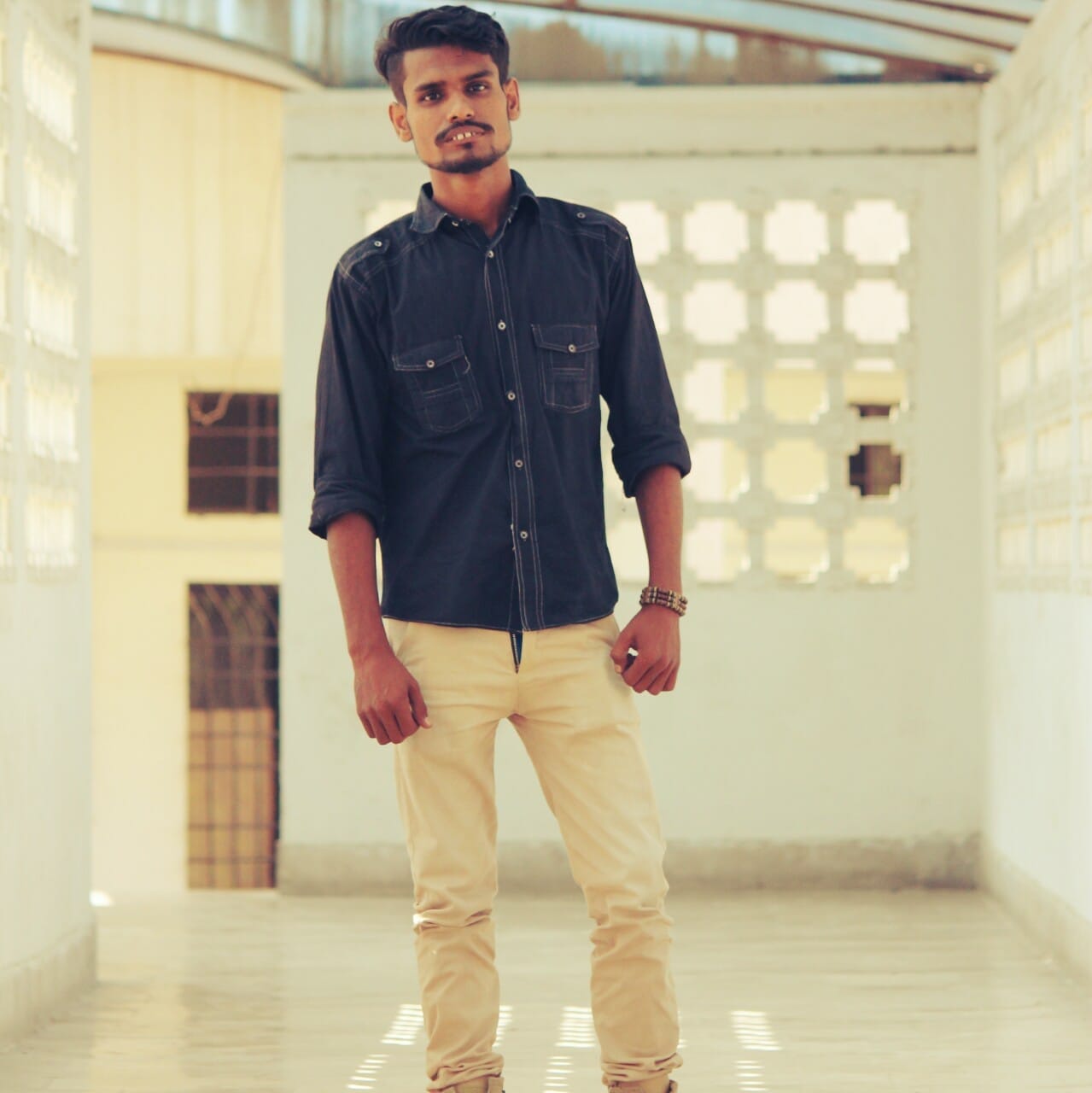 Raja Ghulam Akber – Medium