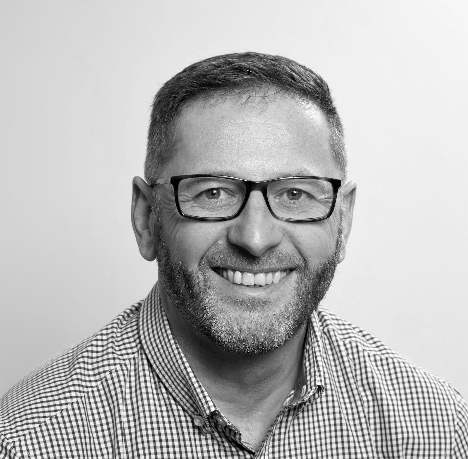 Paul V Howell – Medium
