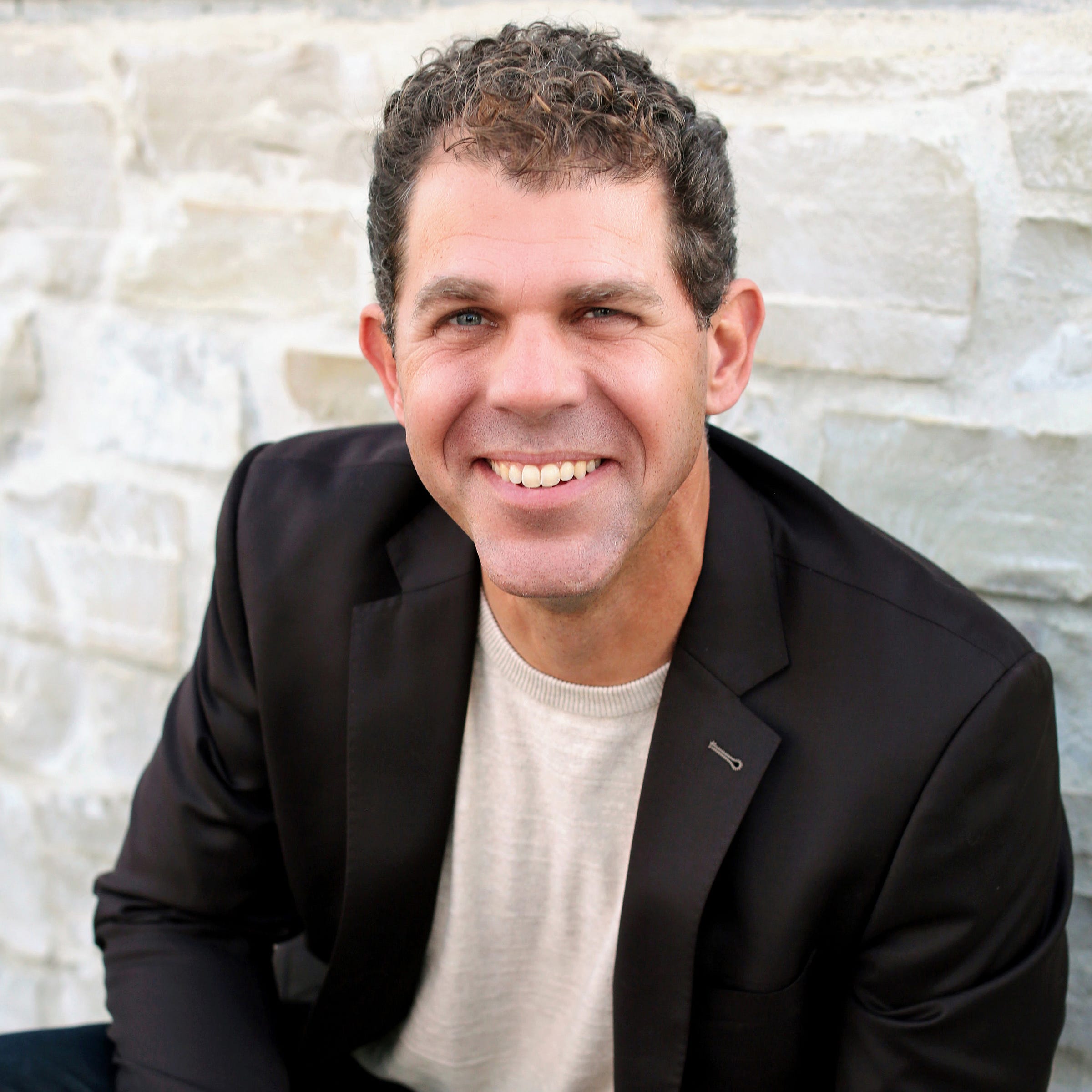 Nick Standlea – Medium