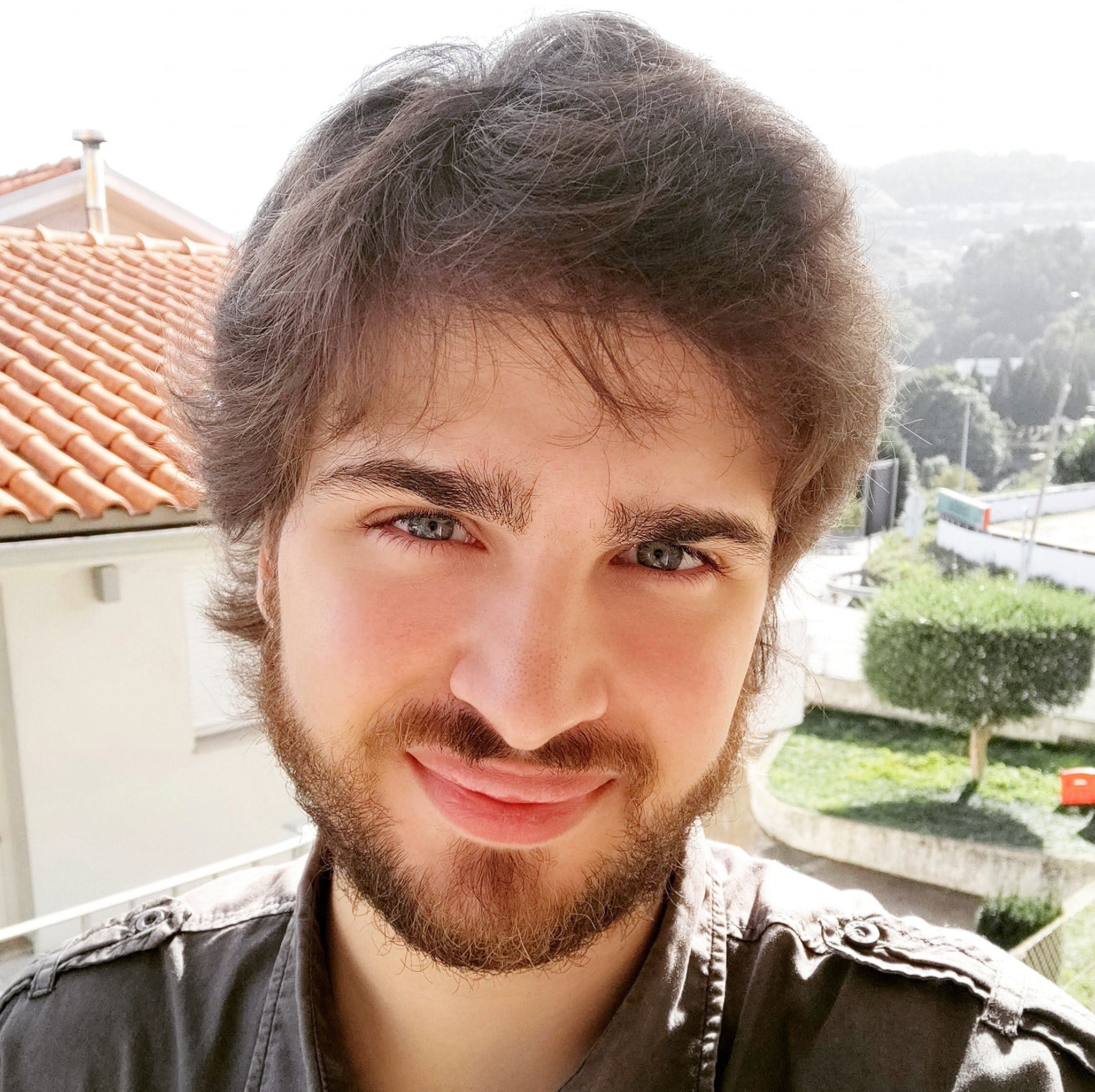 Pedro Costa Pereira – Medium