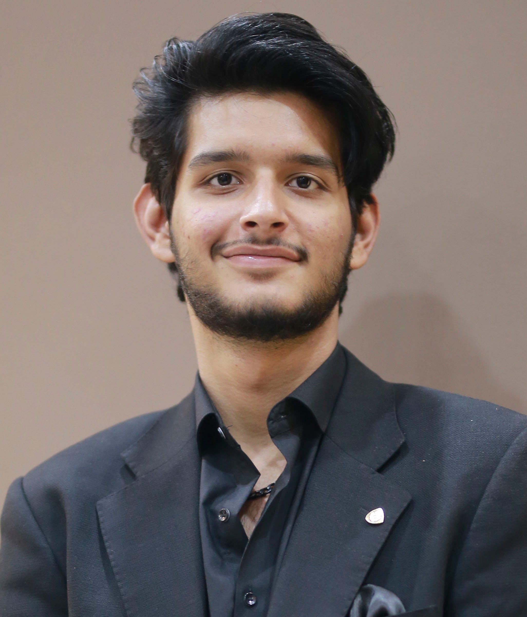 Abdullah Sharif – Medium