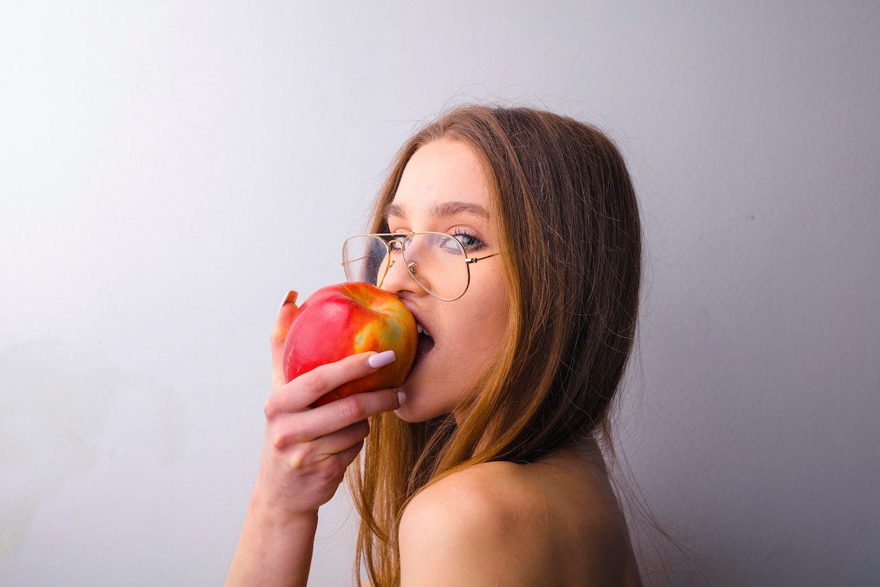Lynelle Apple – Medium