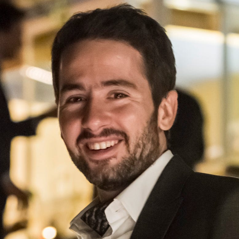 Lucas Grimi – Medium