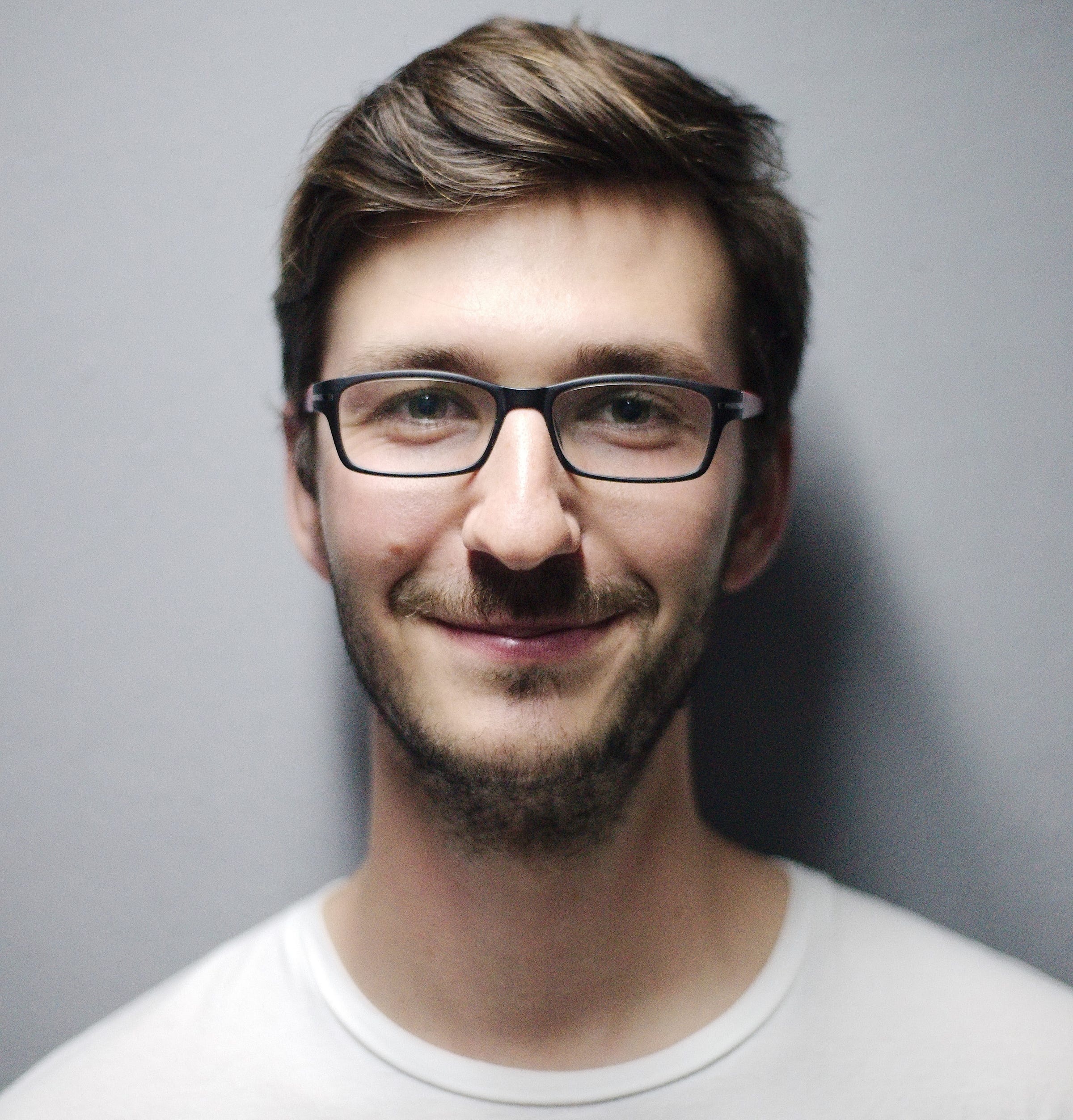 Daniel Holmes – Medium