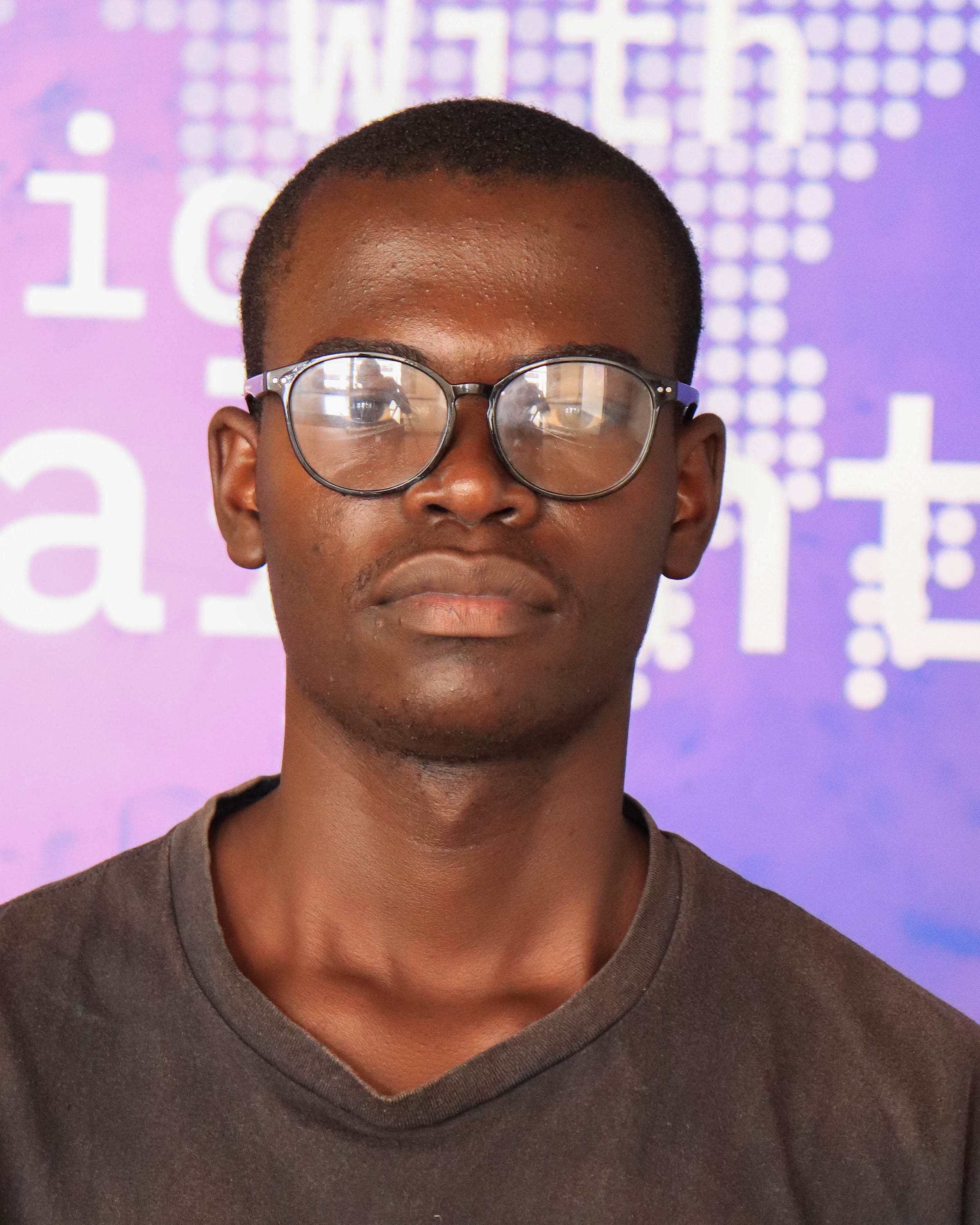 Ferdynand Odhiambo – Medium