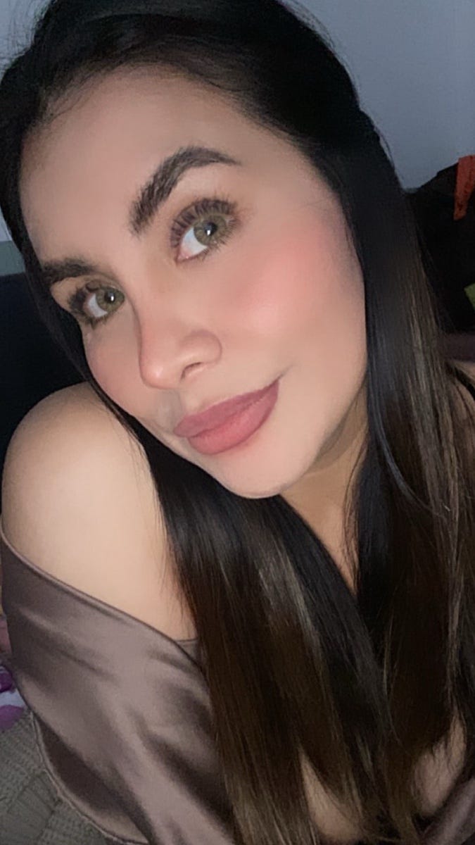 Rubi Rosas Alva – Medium