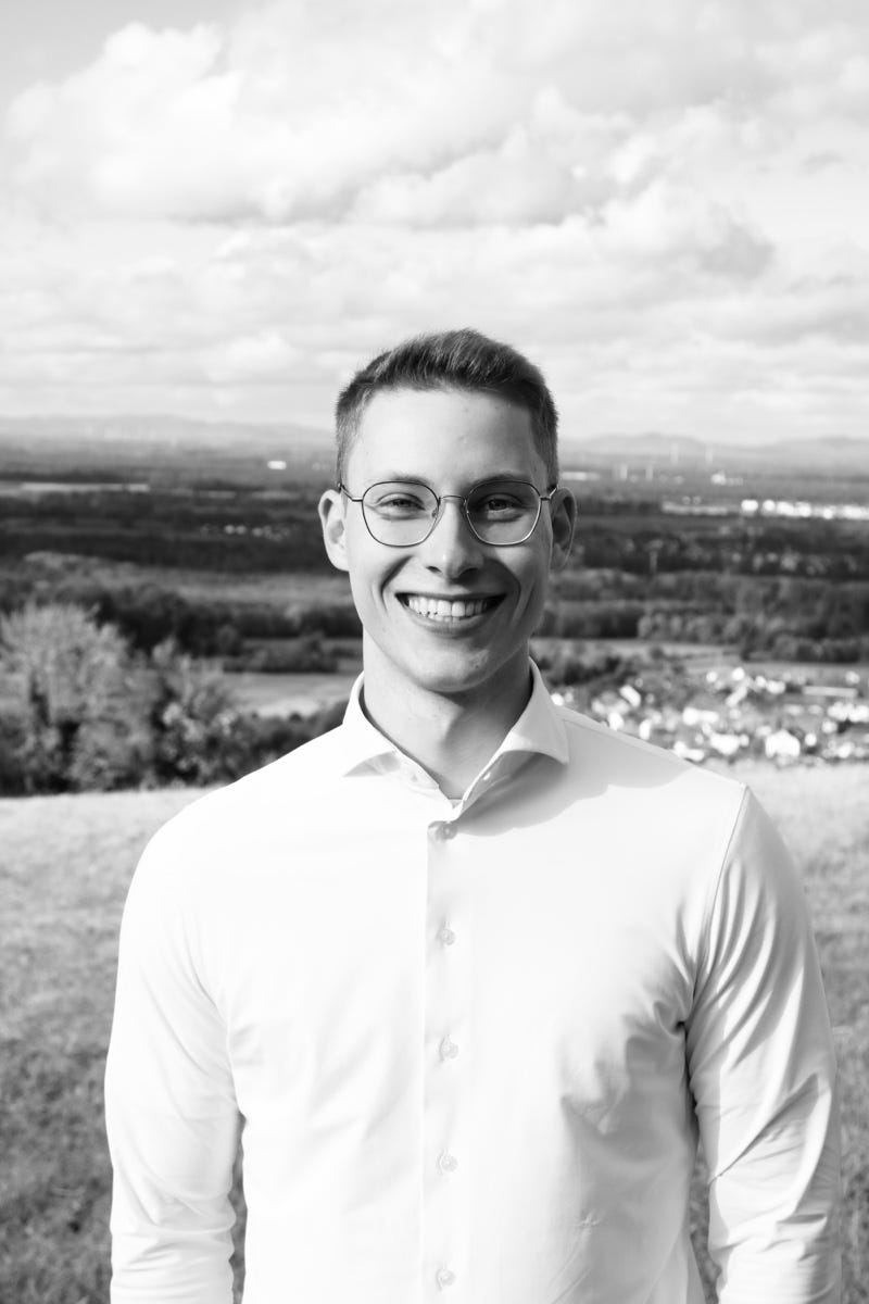 Jonas Ackermann – Medium