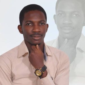 'Seun Akinyemi – Medium