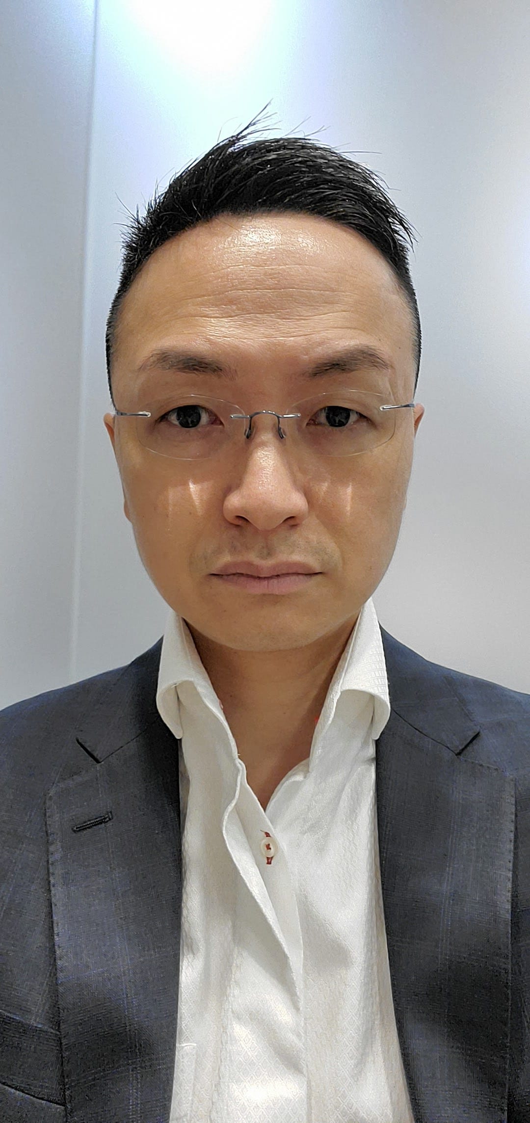 Iven Kwan – Medium