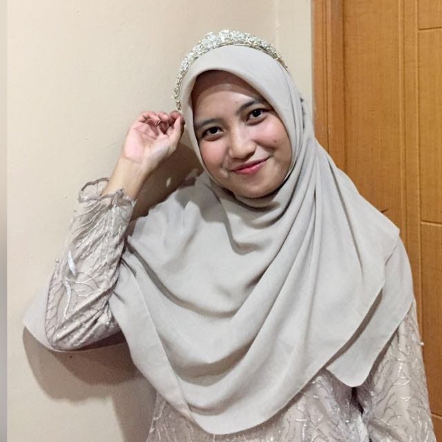 Aulia Risyda – Medium