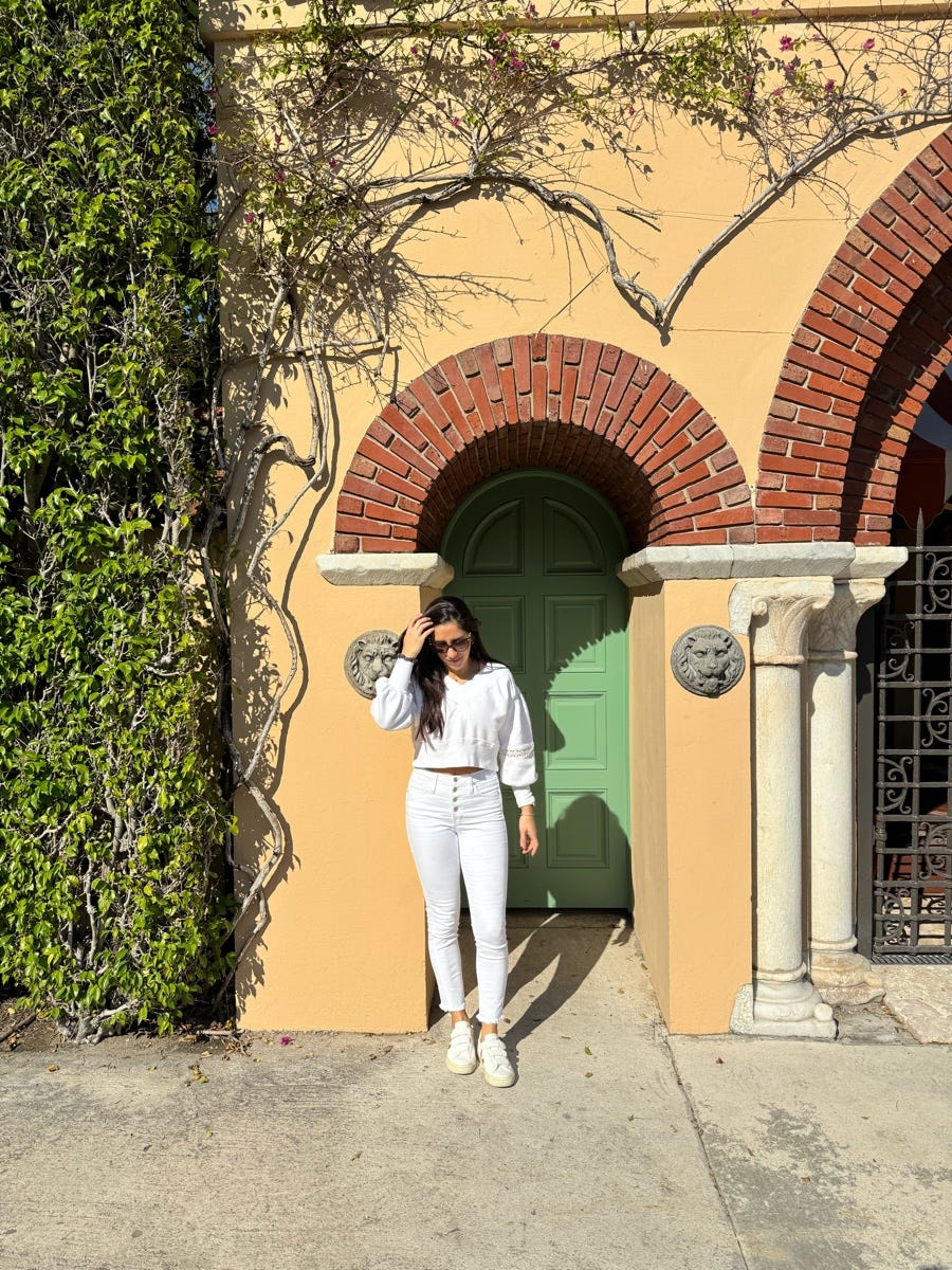 Anna Espinal – Medium