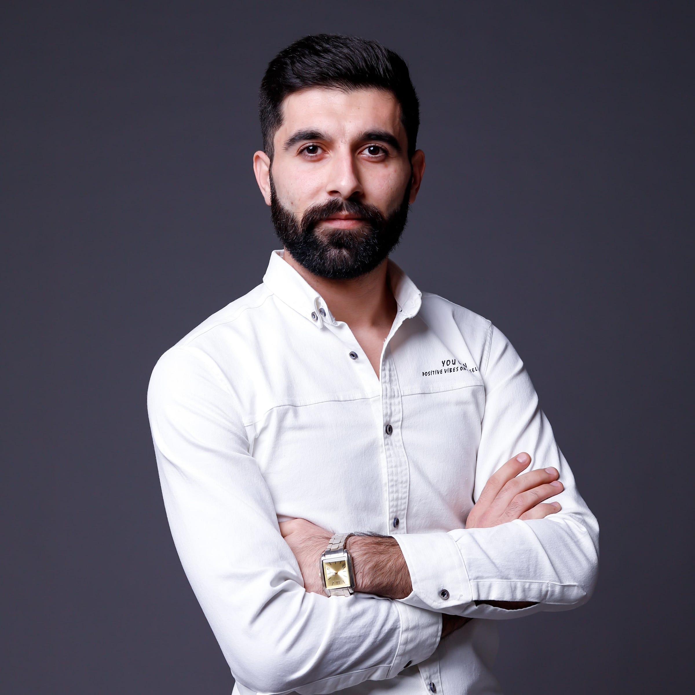 Nijat Umuyev – Medium