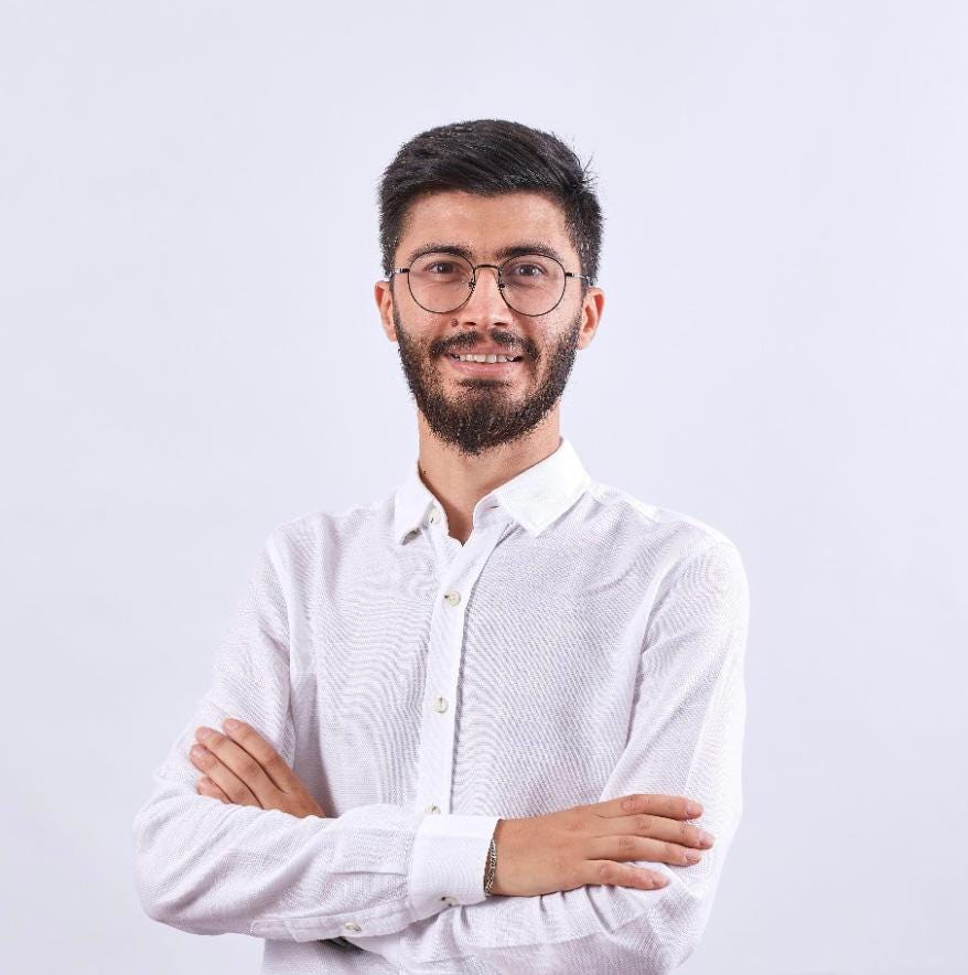 Erdem Orhan – Medium