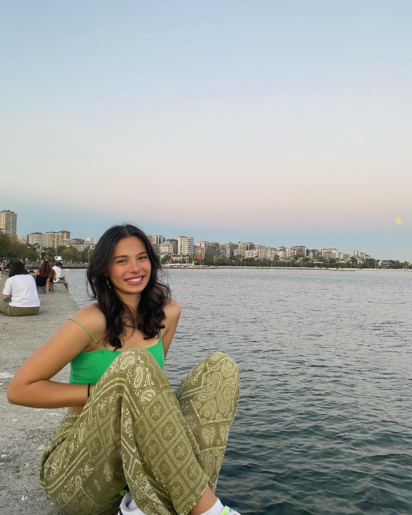 Reyhan Aksoy – Medium