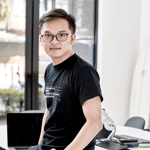 Cuong Le – Medium