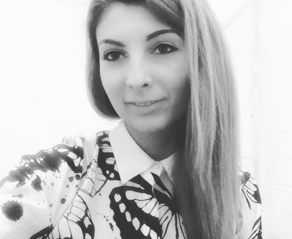 Romina Nikolova – Medium