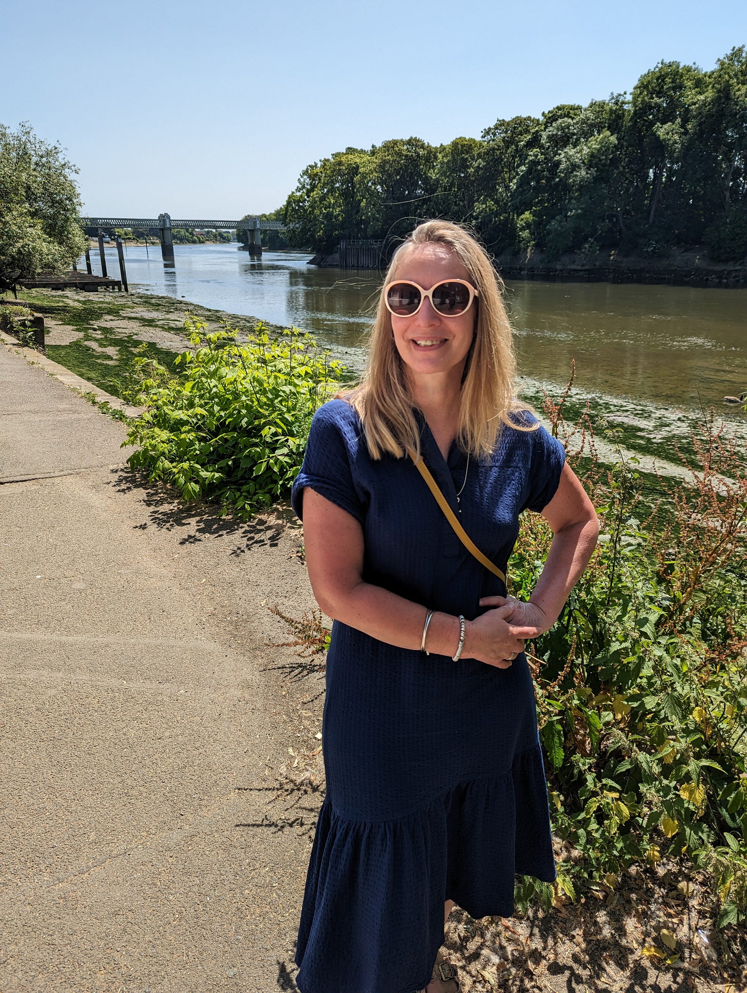 Alison L Daniels – Medium