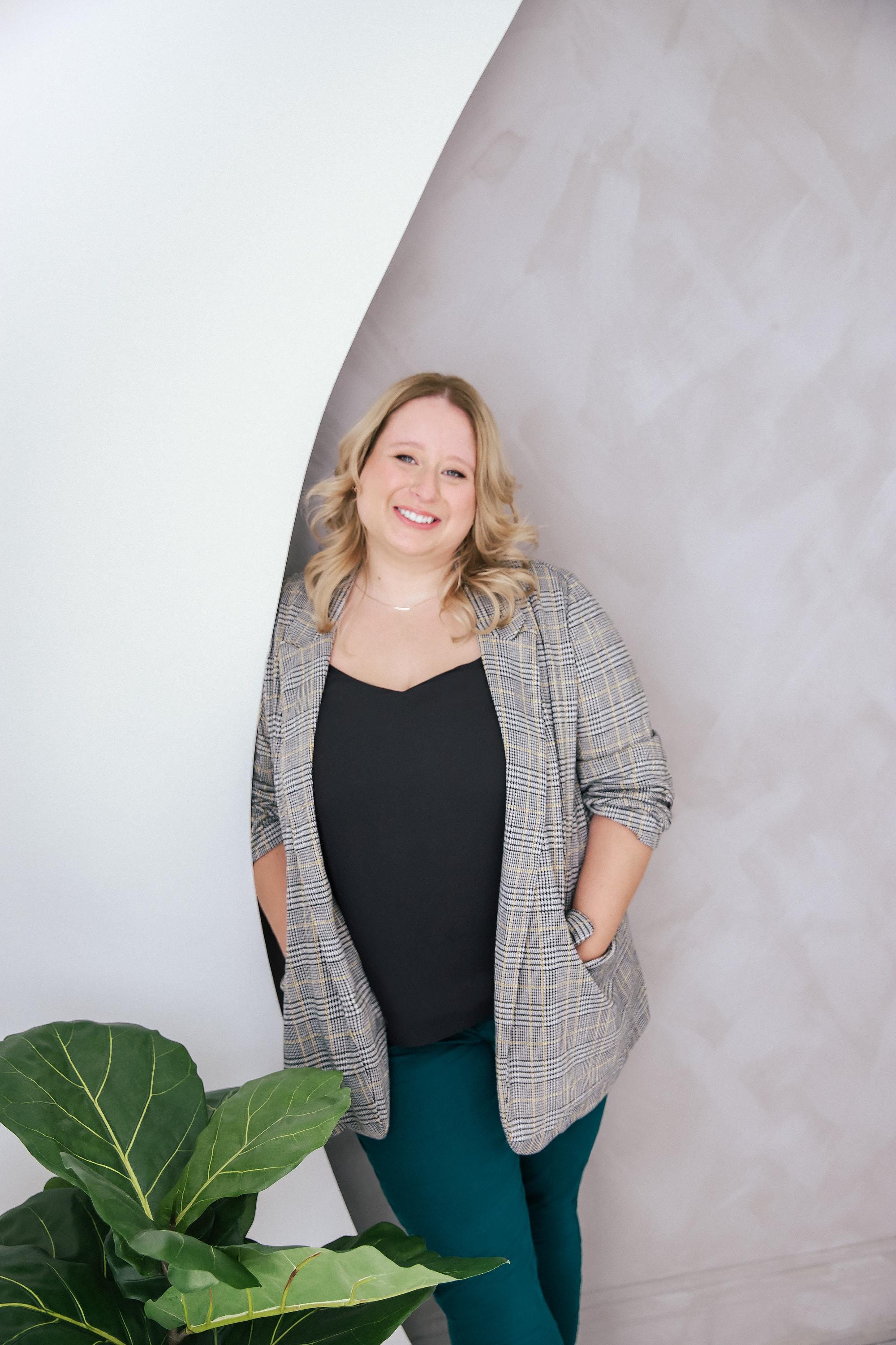 Stephanie Winter – Medium
