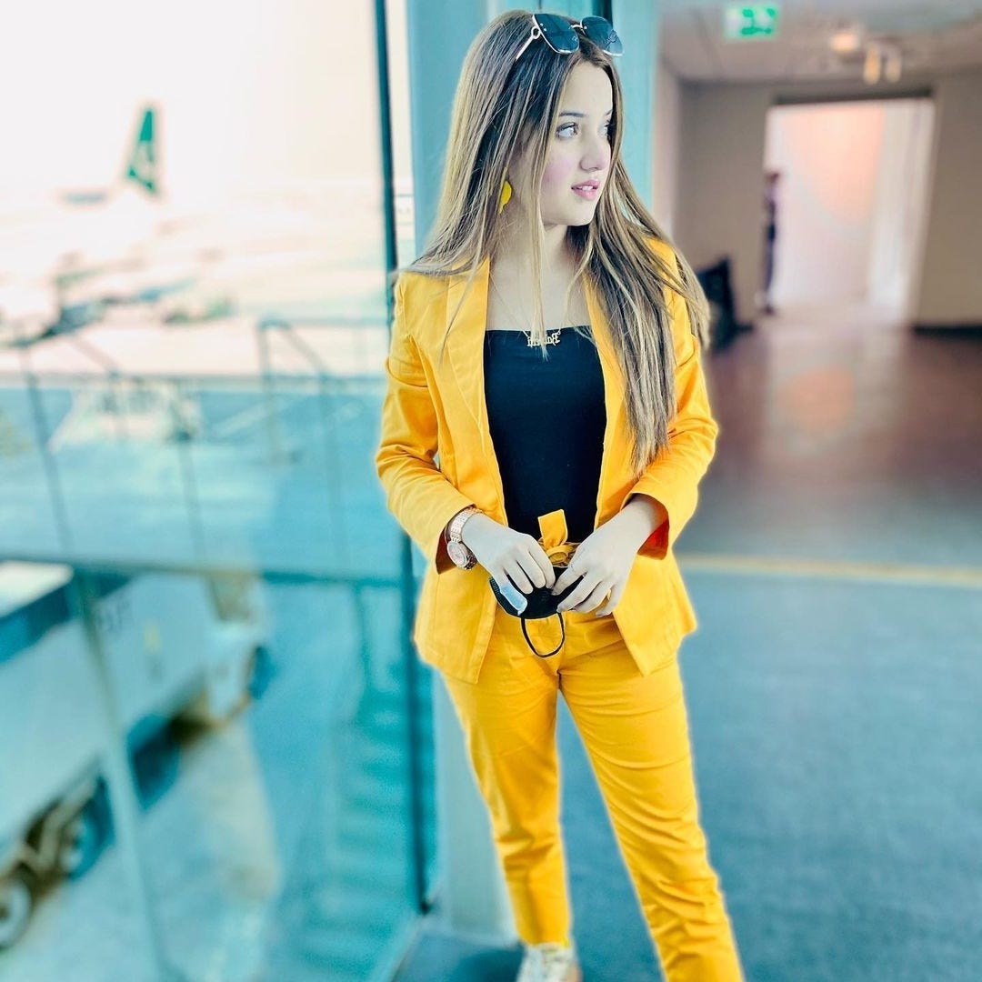 Lexi Elan – Medium