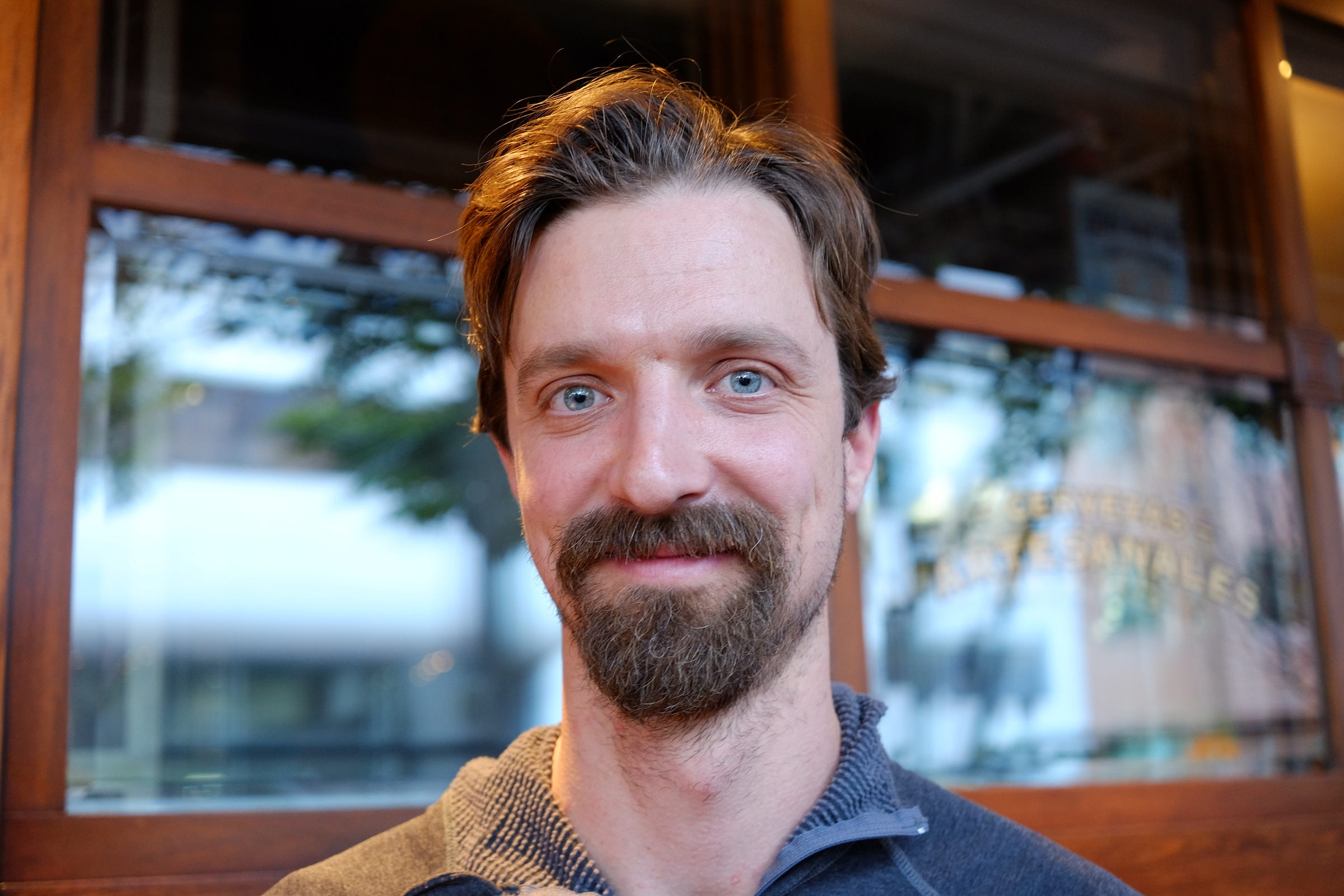 Tom Ewart – Medium