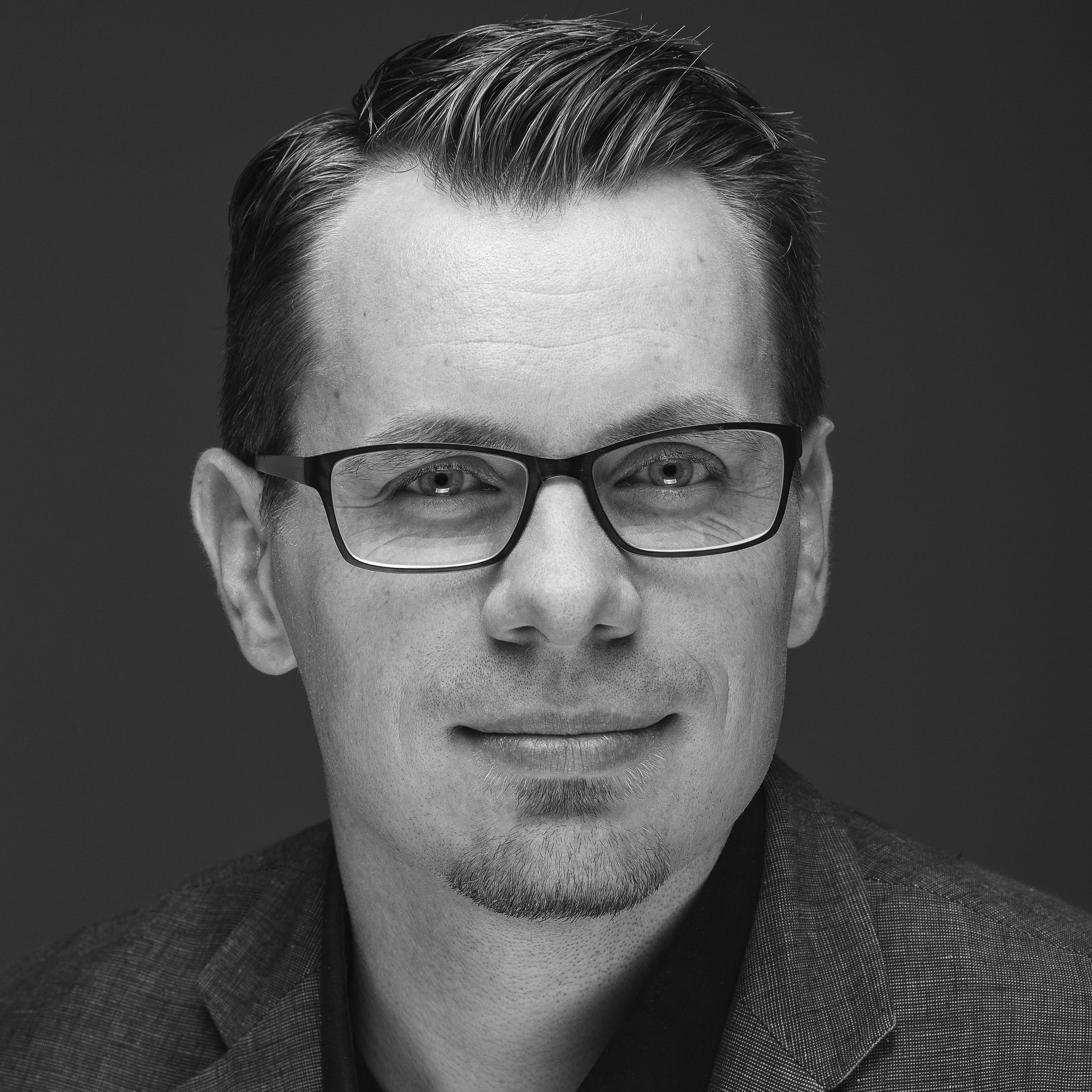 Jon Martin – Medium