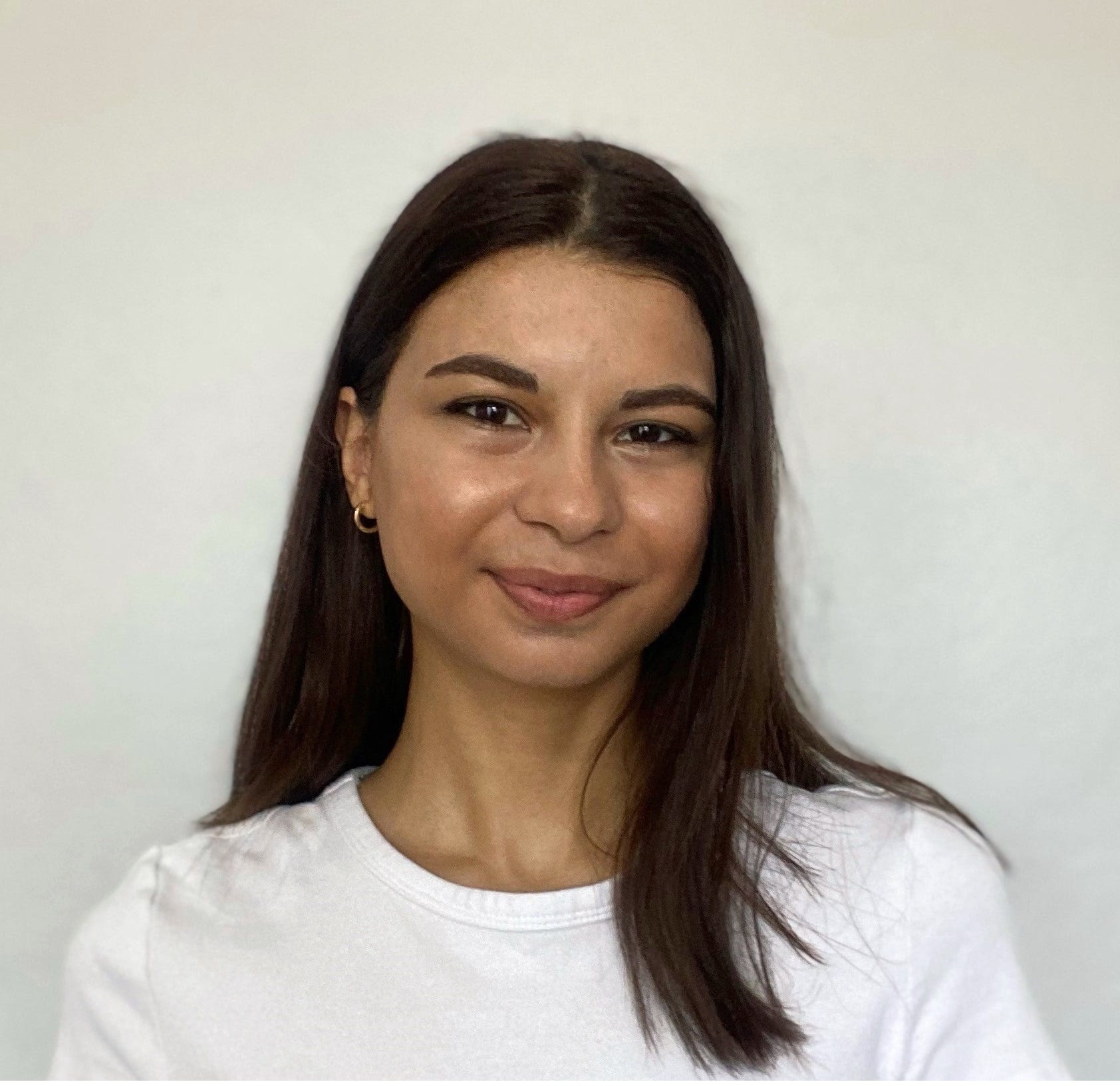 Hande Arslan – Medium