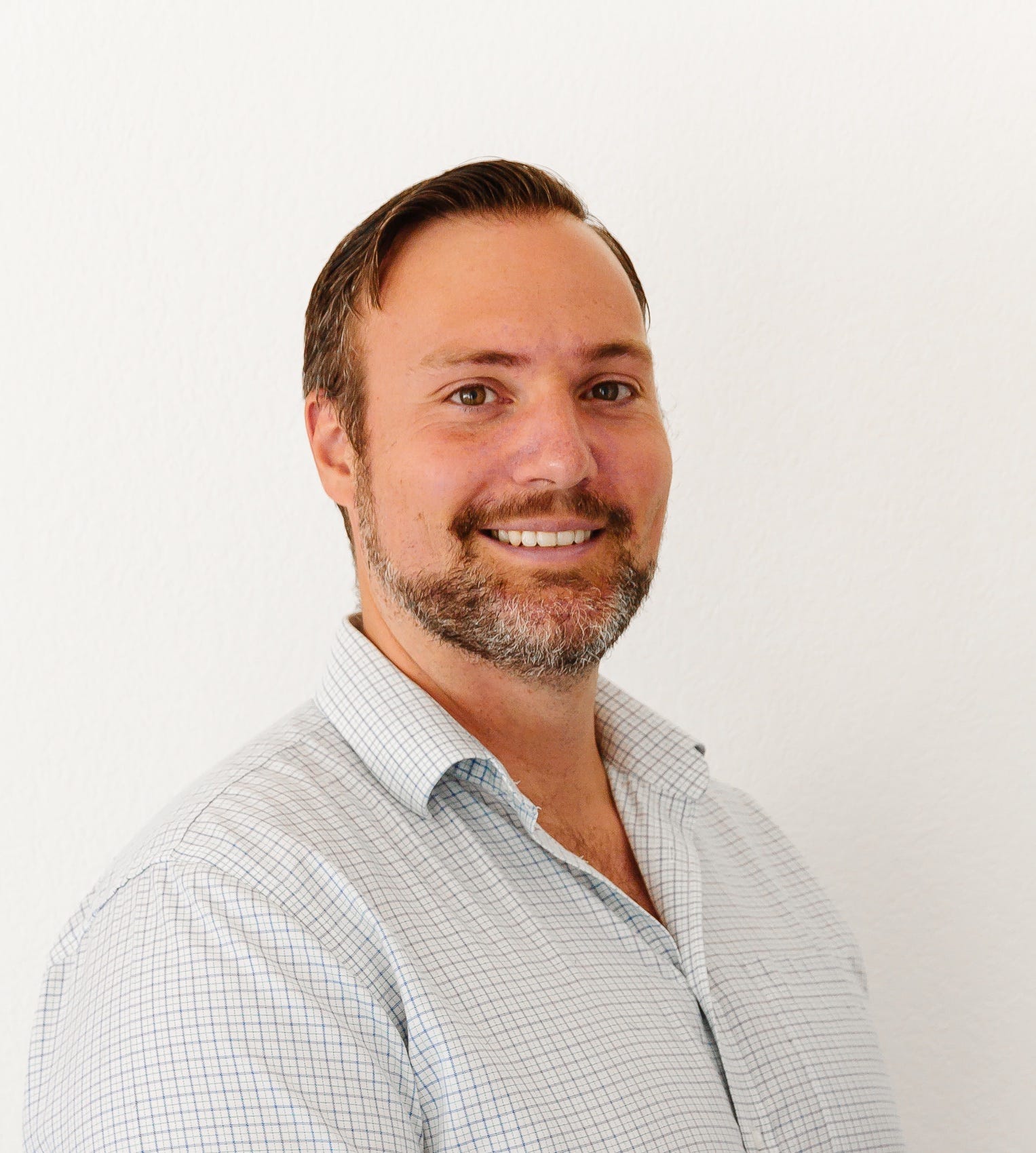 Tom Lagier – Medium