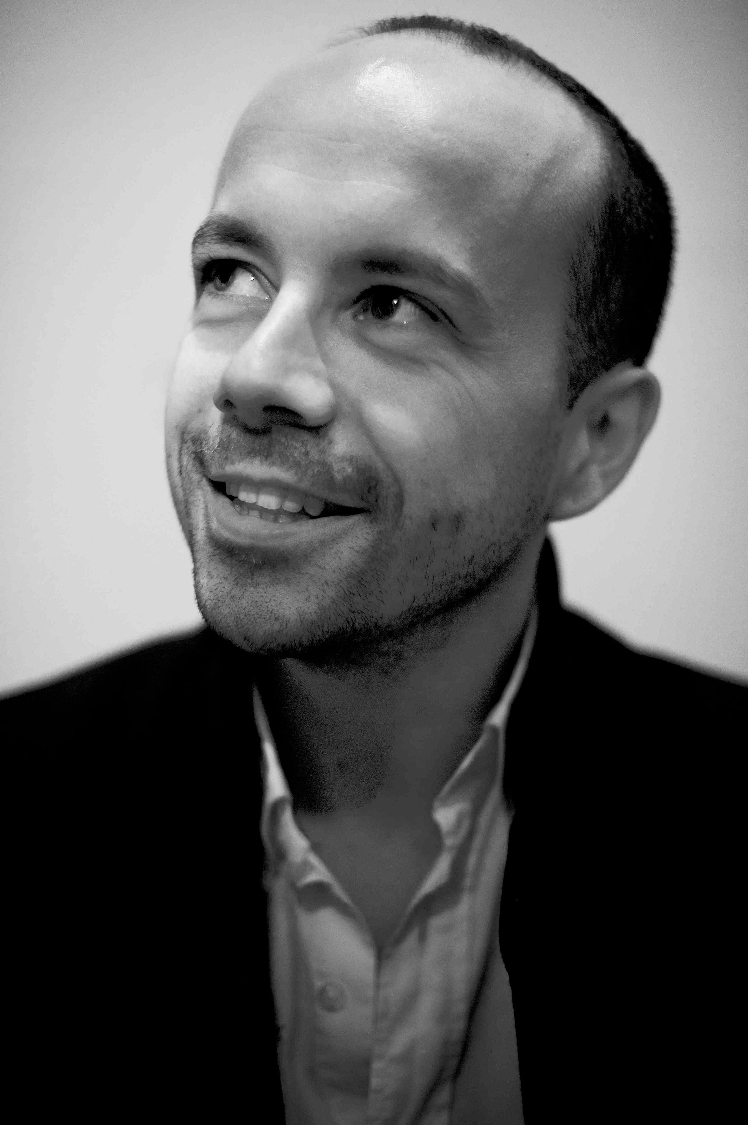 Alec Balasescu – Medium