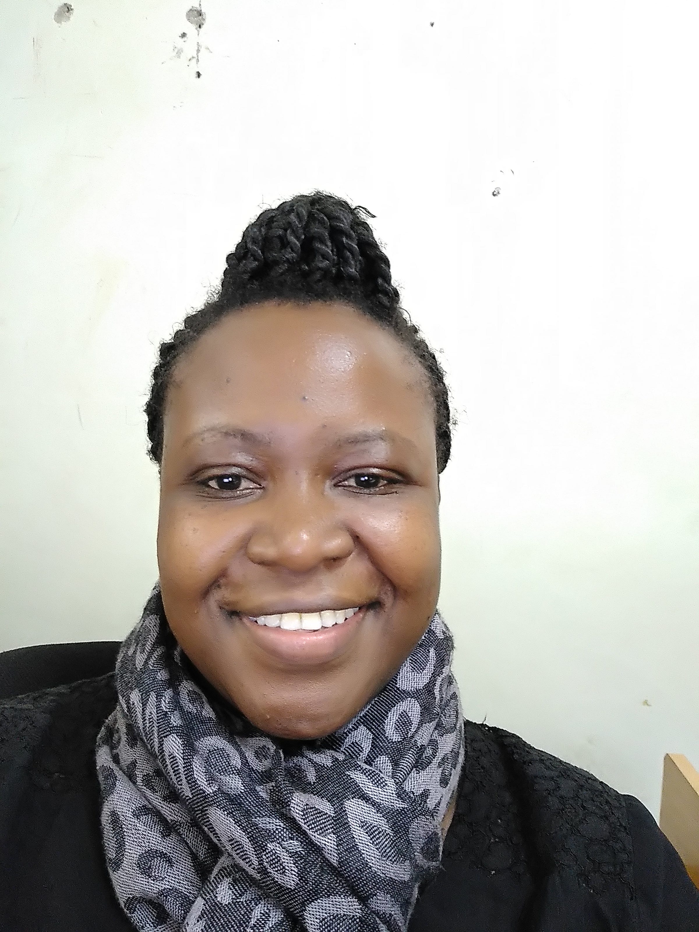 Shillah Ambundo – Medium