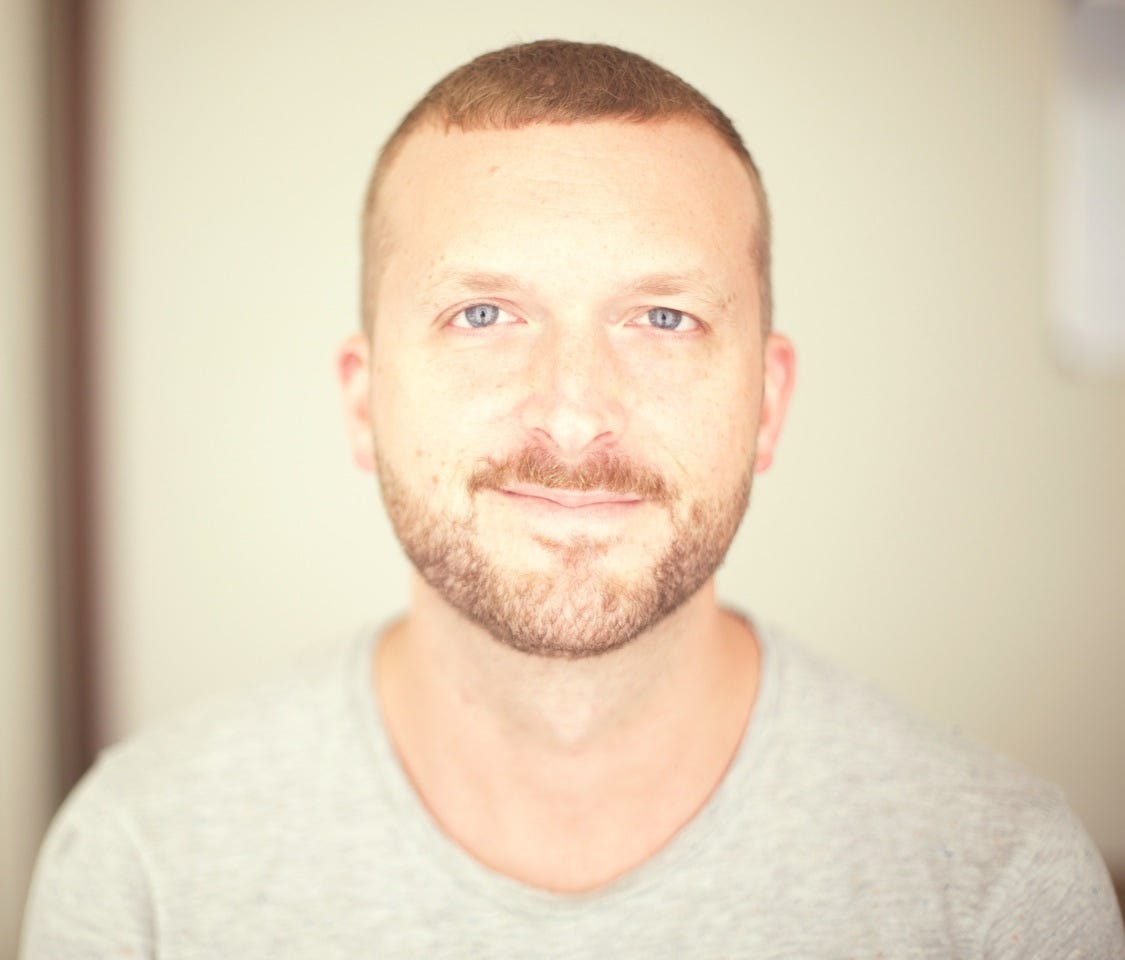 Joey Ellis – Medium