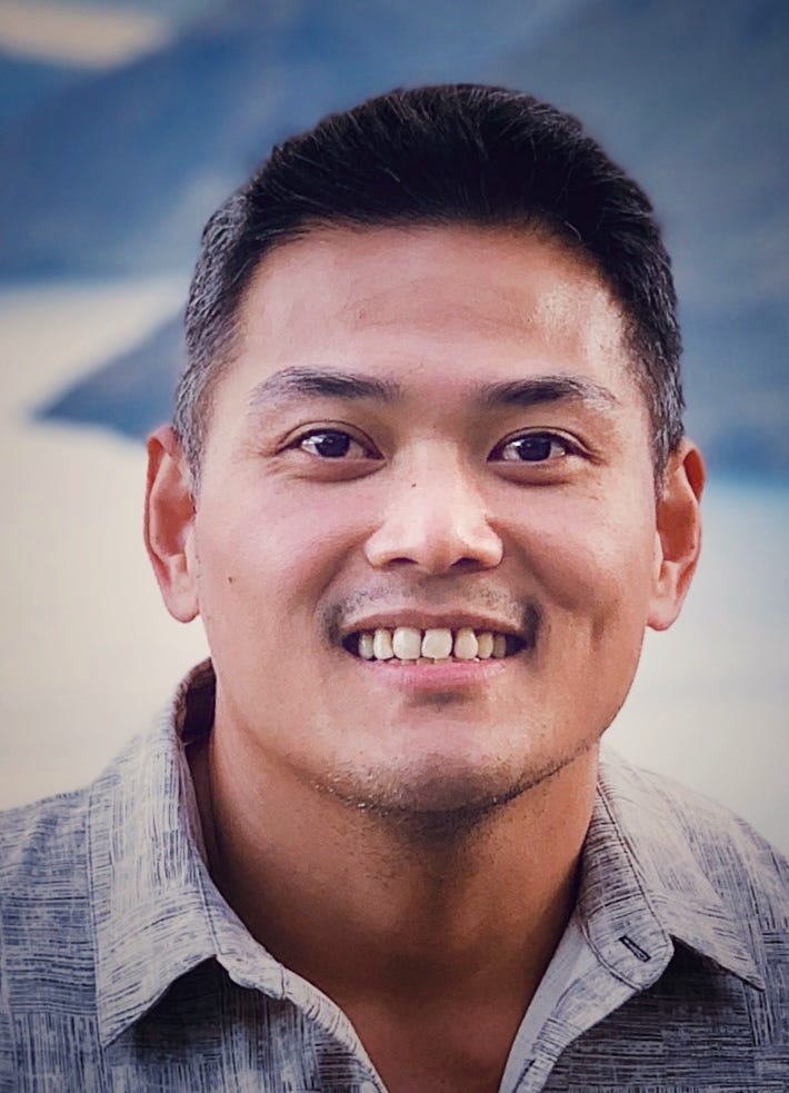 Lee Abesamis – Medium