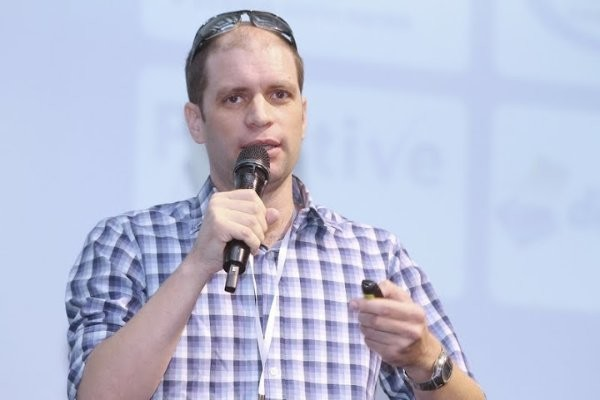Memi Lavi – Medium