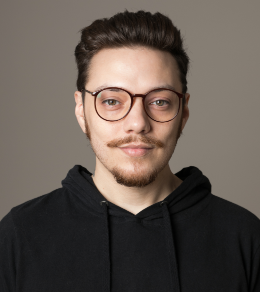 romais – Medium