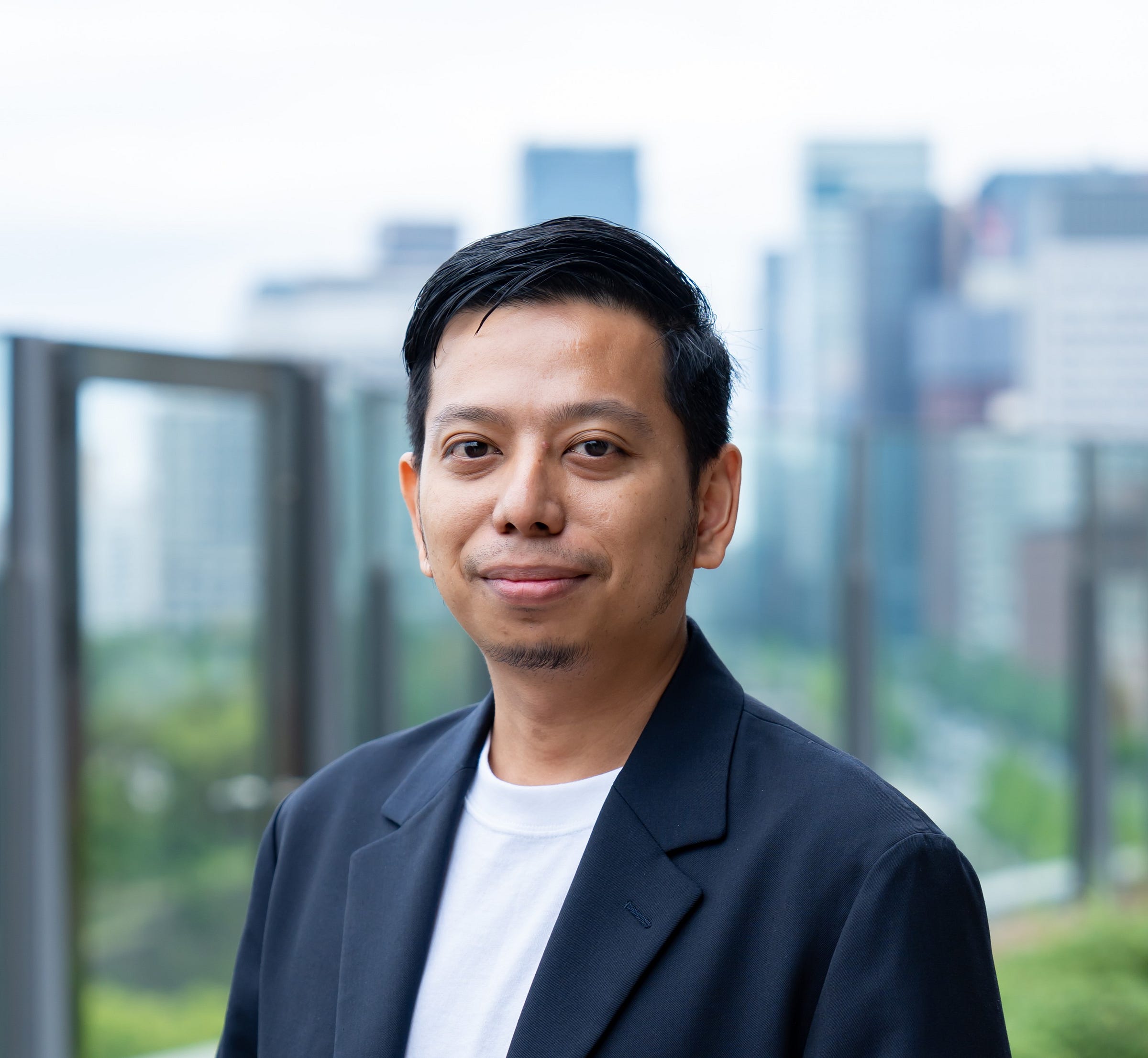 Ahmad Muzaffar B. – Medium