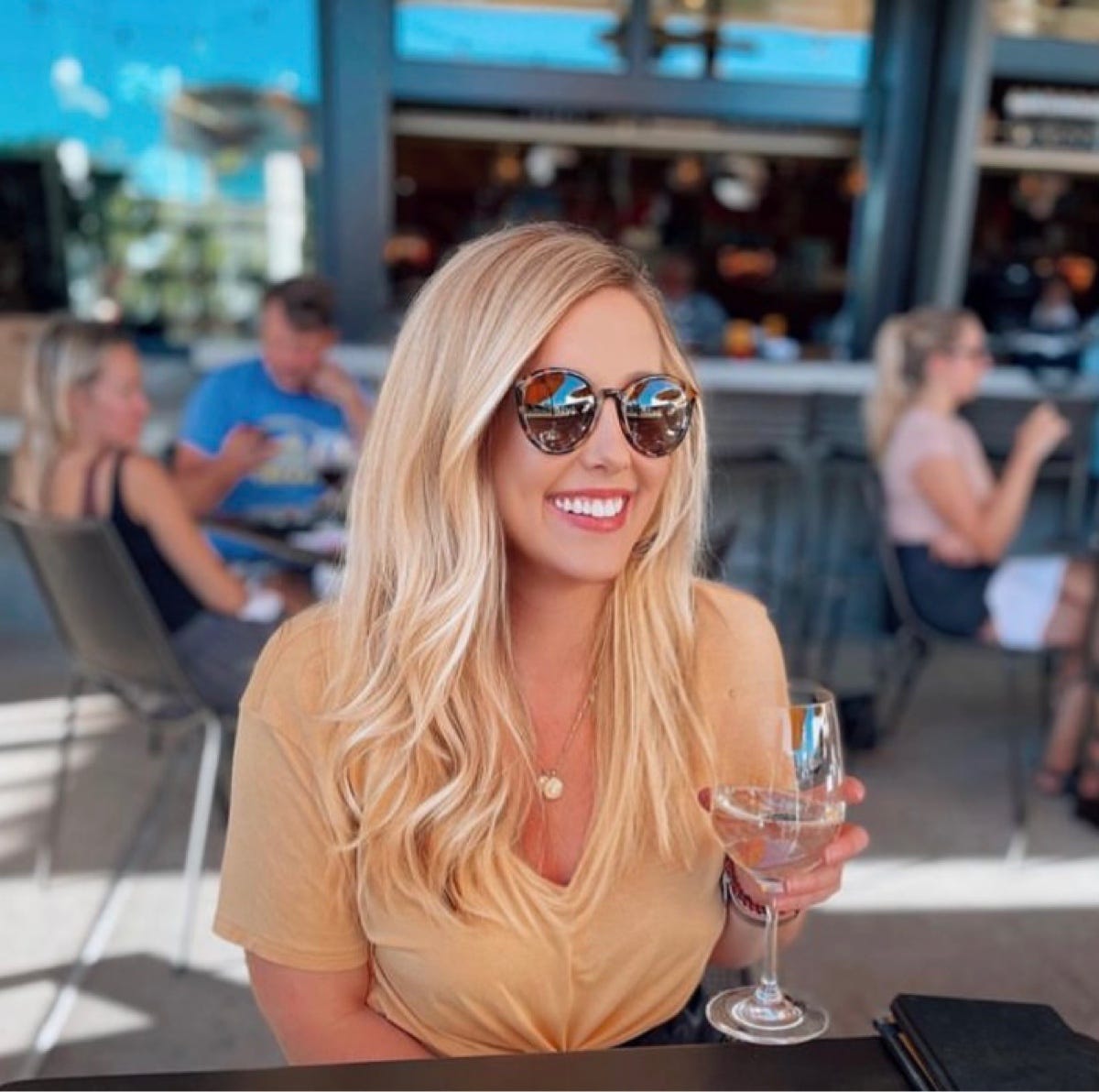 Maria Carlos – Medium