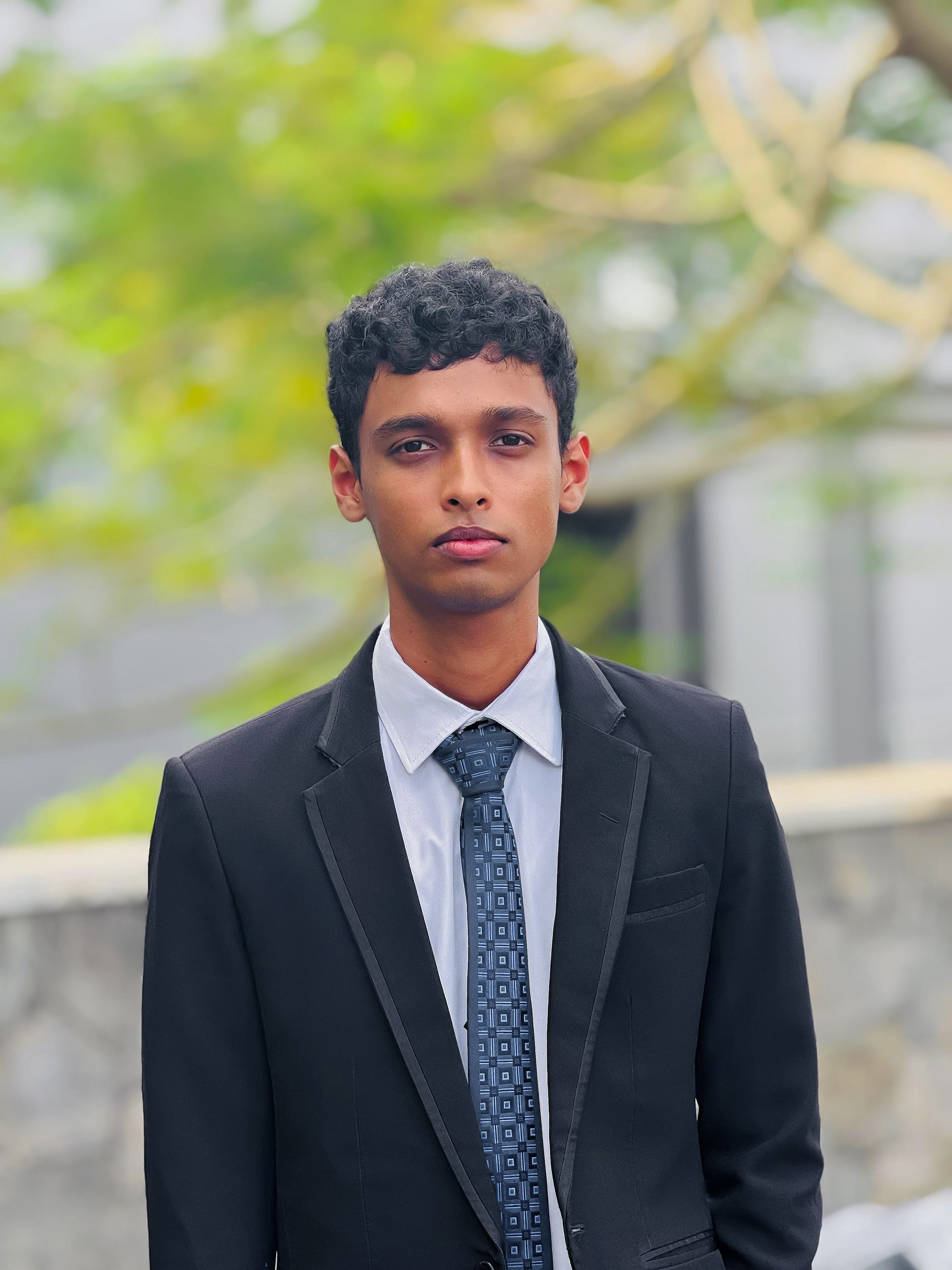 Kevin Anjalo – Medium