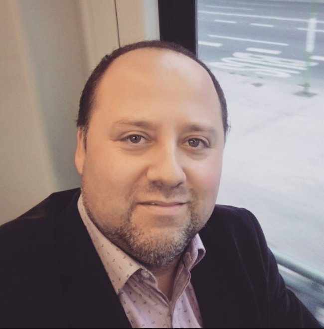 Marcelo Palacios – Medium
