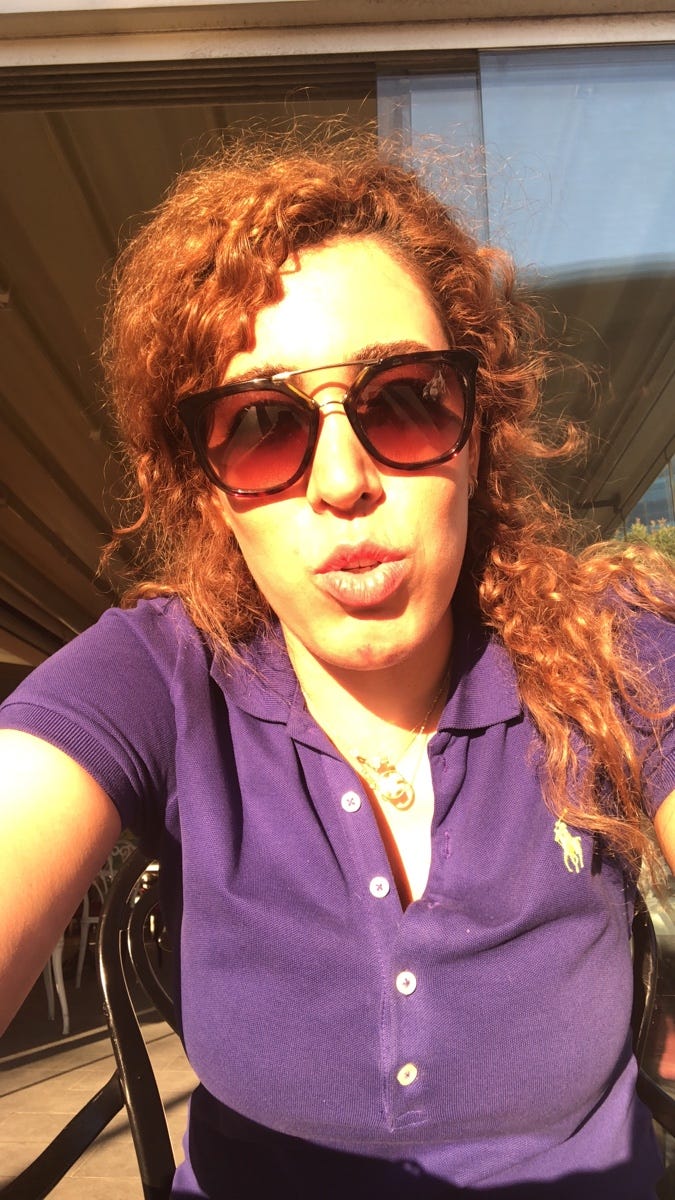 Elnaz Jgh – Medium